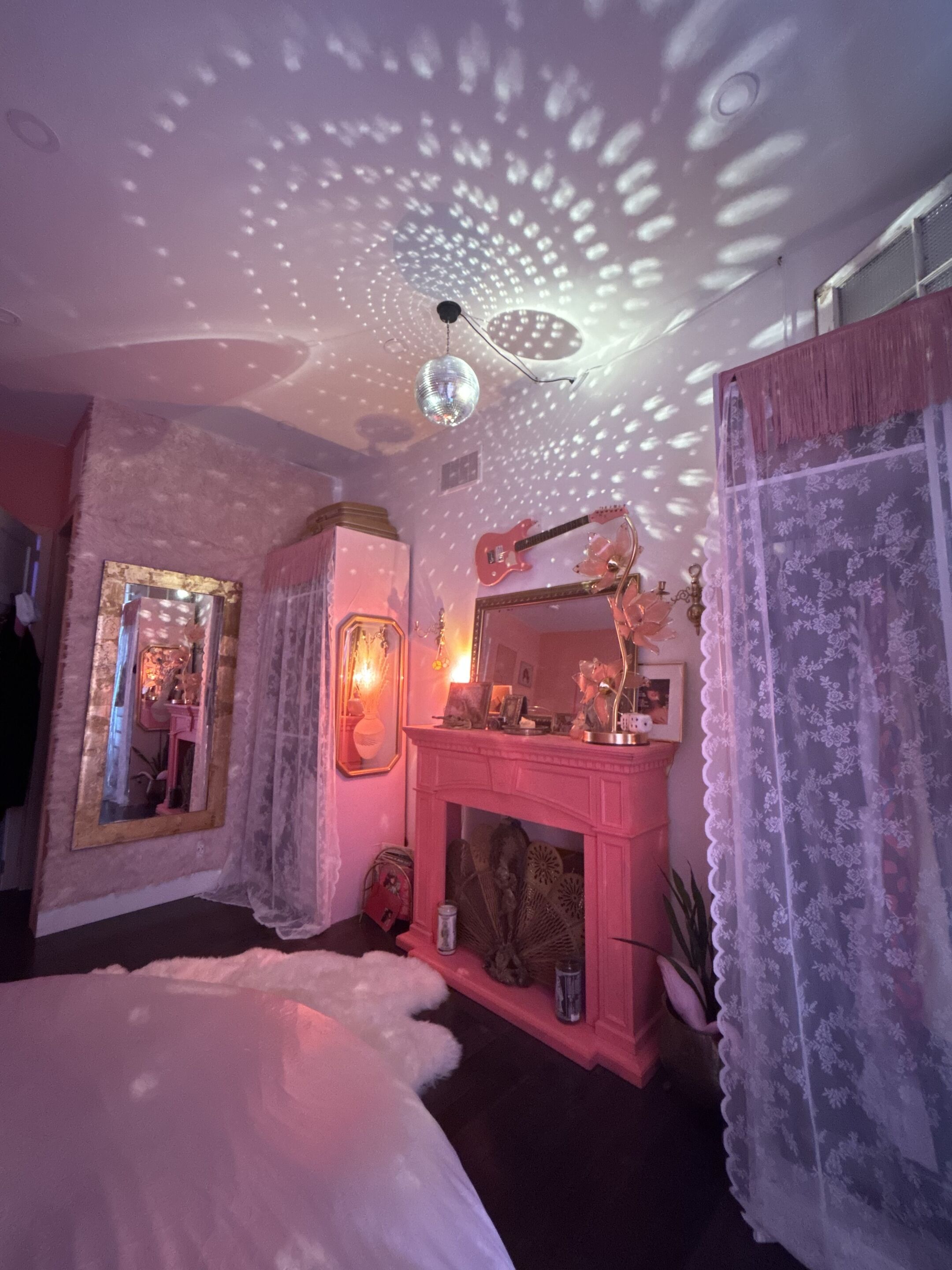 Vintage Pink Room | Rent this location on Giggster