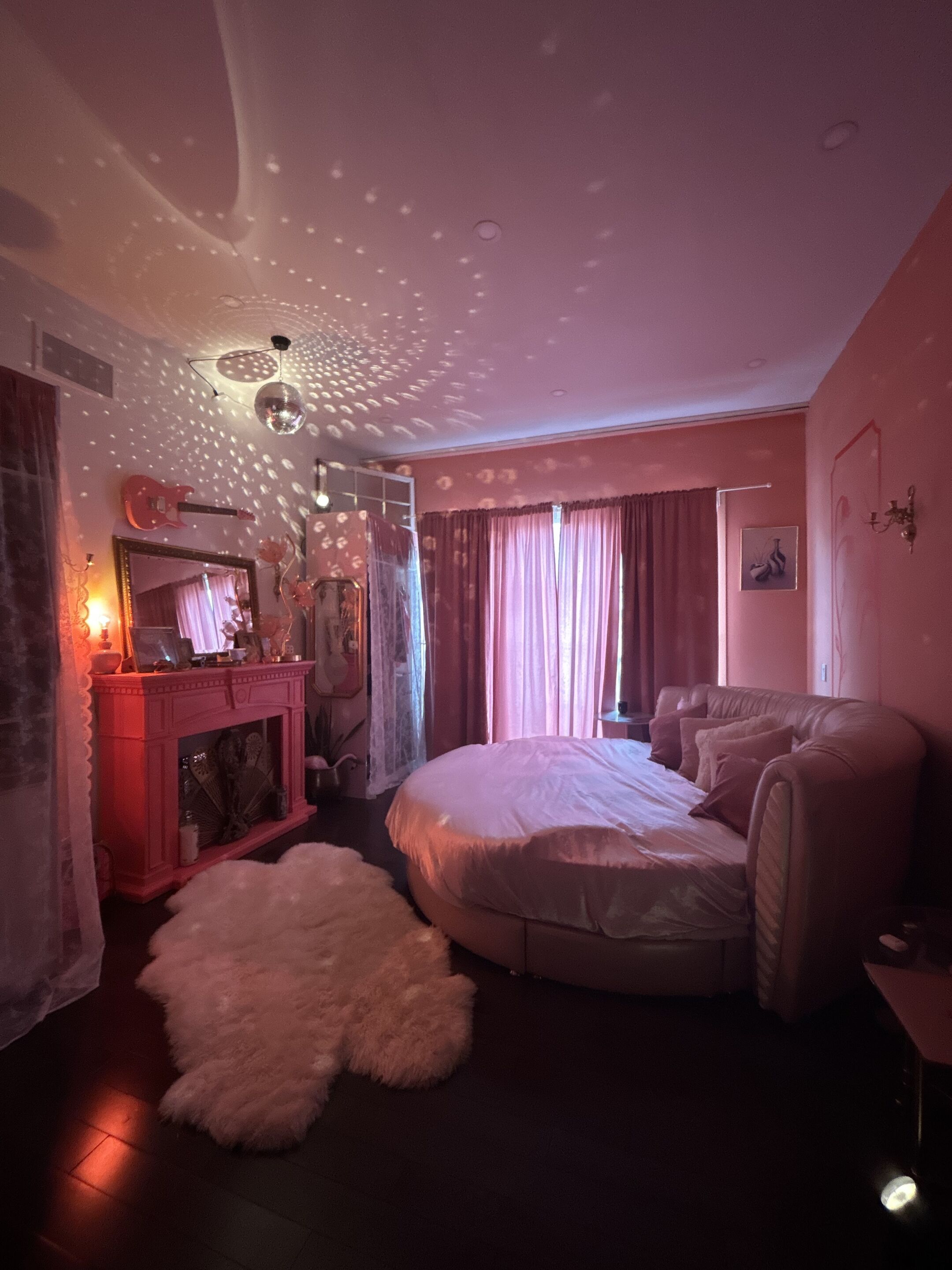 Vintage Pink Room | Rent this location on Giggster