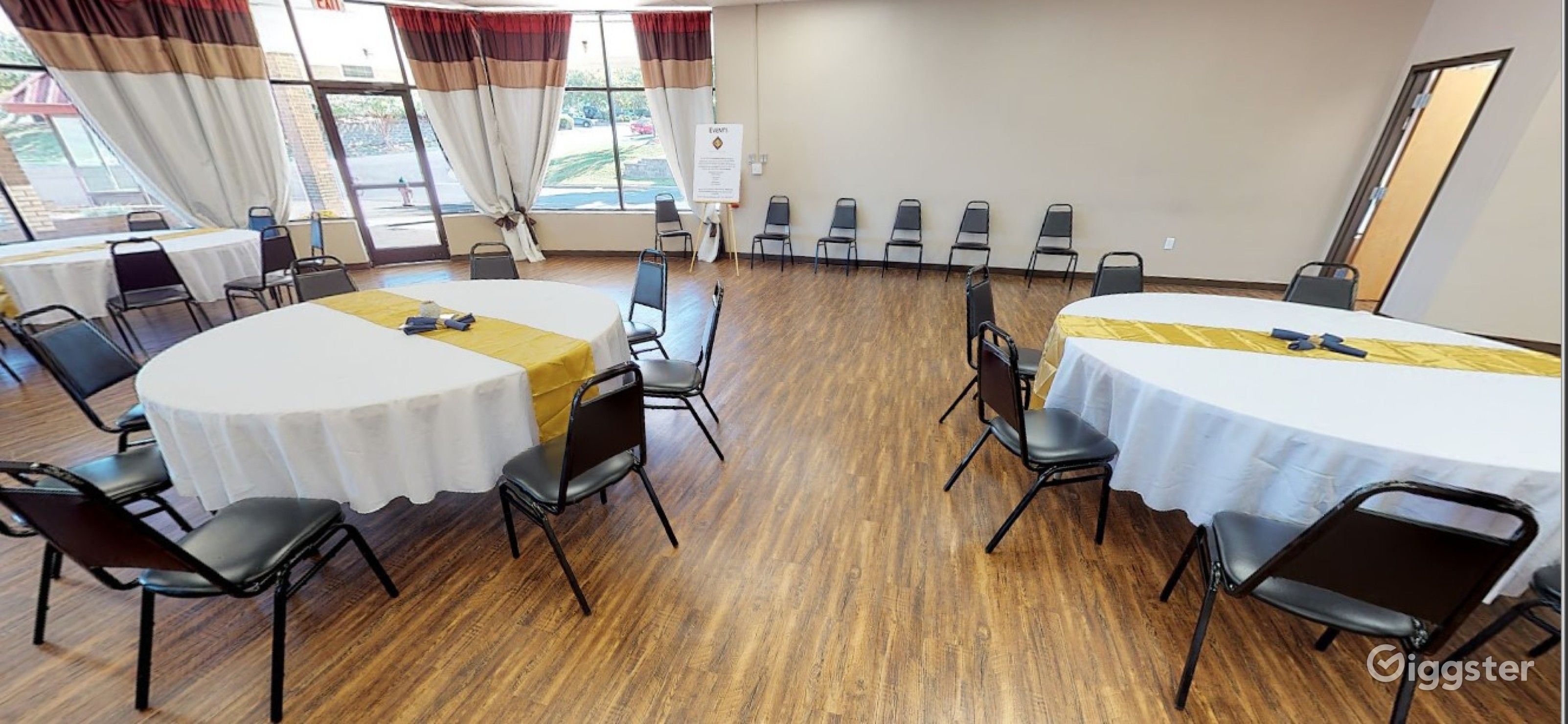 Main Conference Hall For 155 People | Rent this location on Giggster