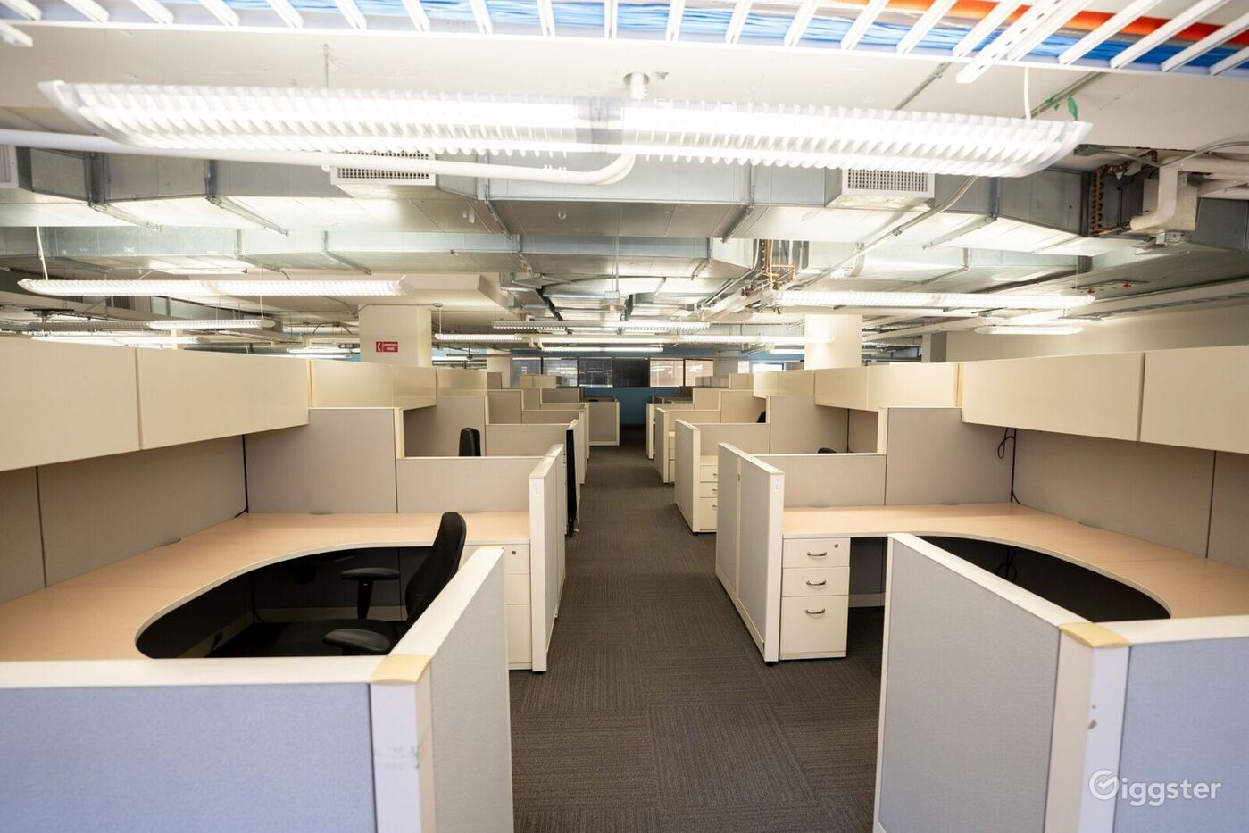 Suite 2000: OFFICE CUBICLES / ATRIUM 55k sf (LAX) | Rent this location ...