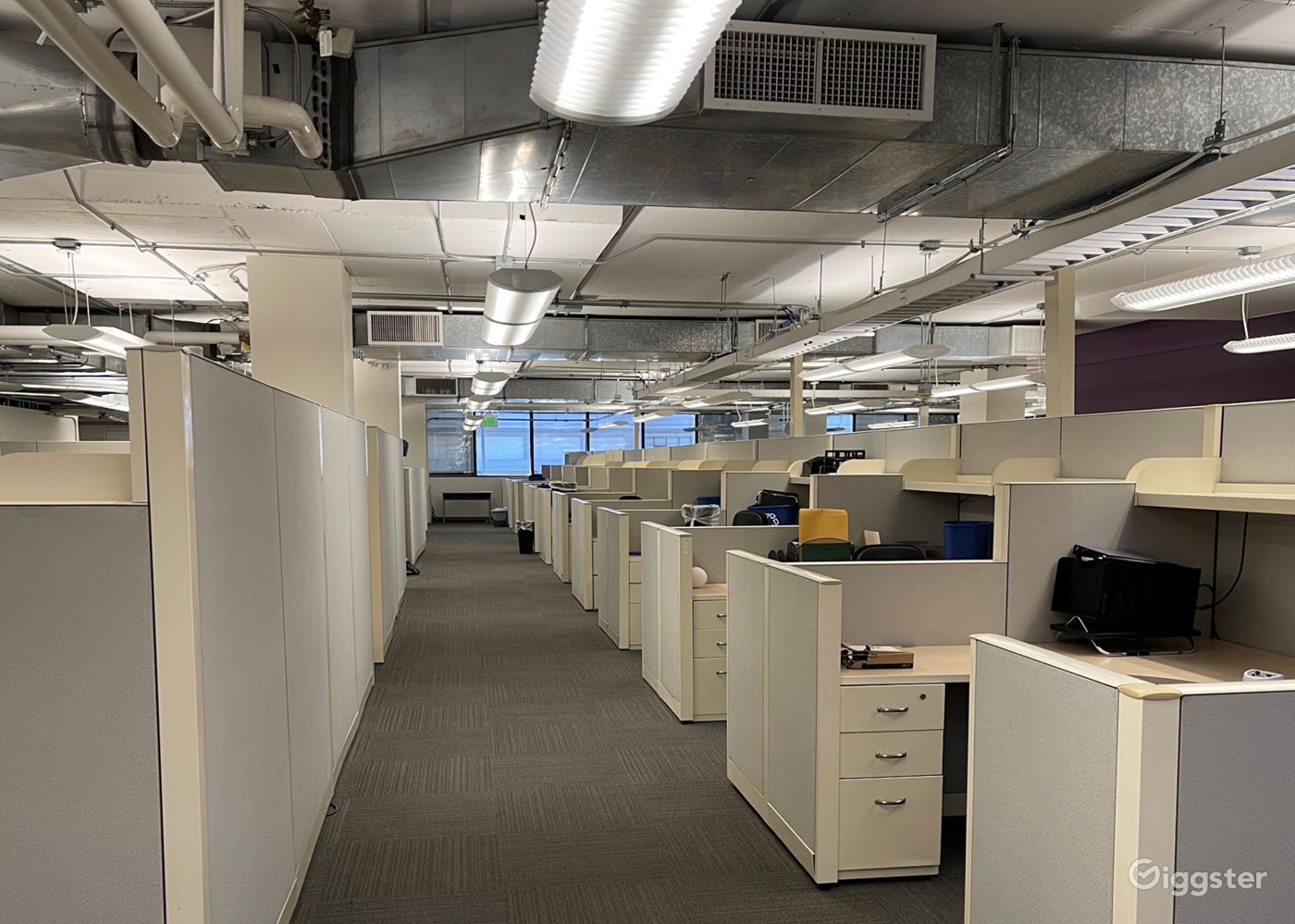 Suite 2000: OFFICE CUBICLES / ATRIUM 55k sf (LAX) | Rent this location ...