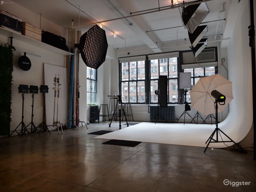 Photo Studio with Cyclorama & 4K Video Wall | Rent this location on ...