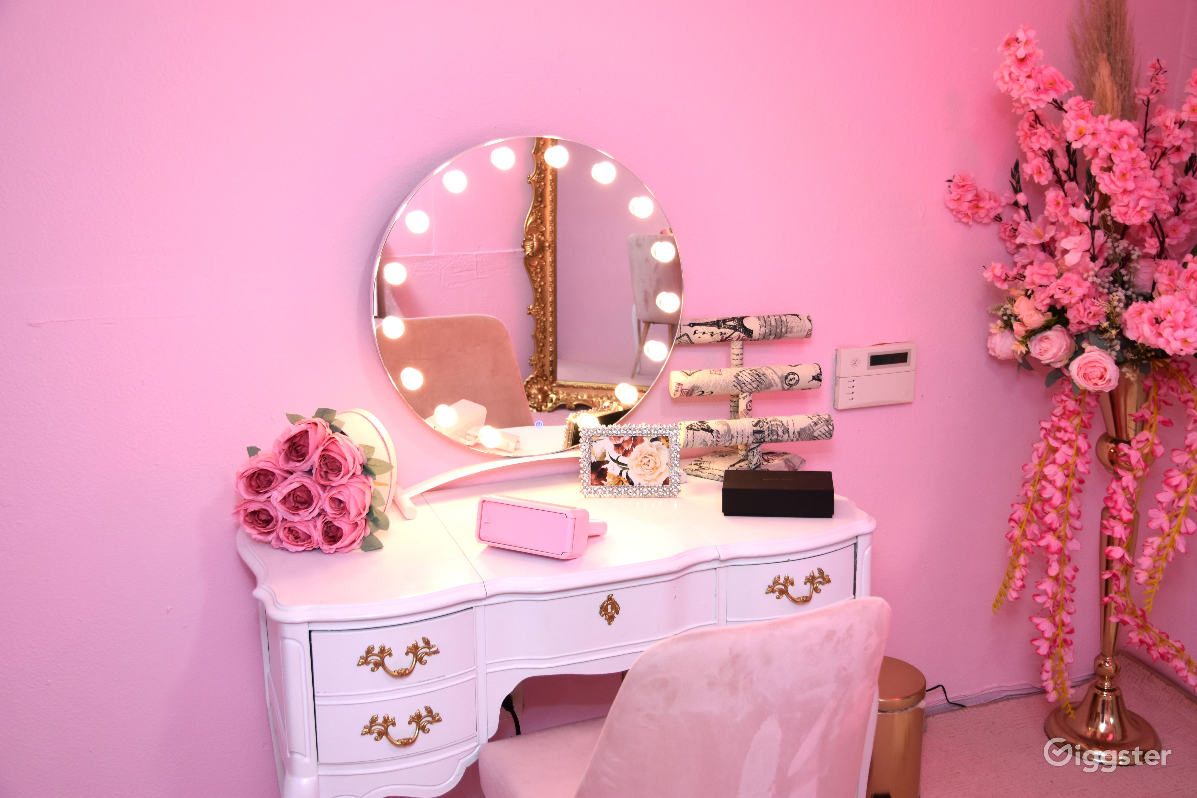 Shades of Pink Floral Photo Studio | Rent this location on Giggster