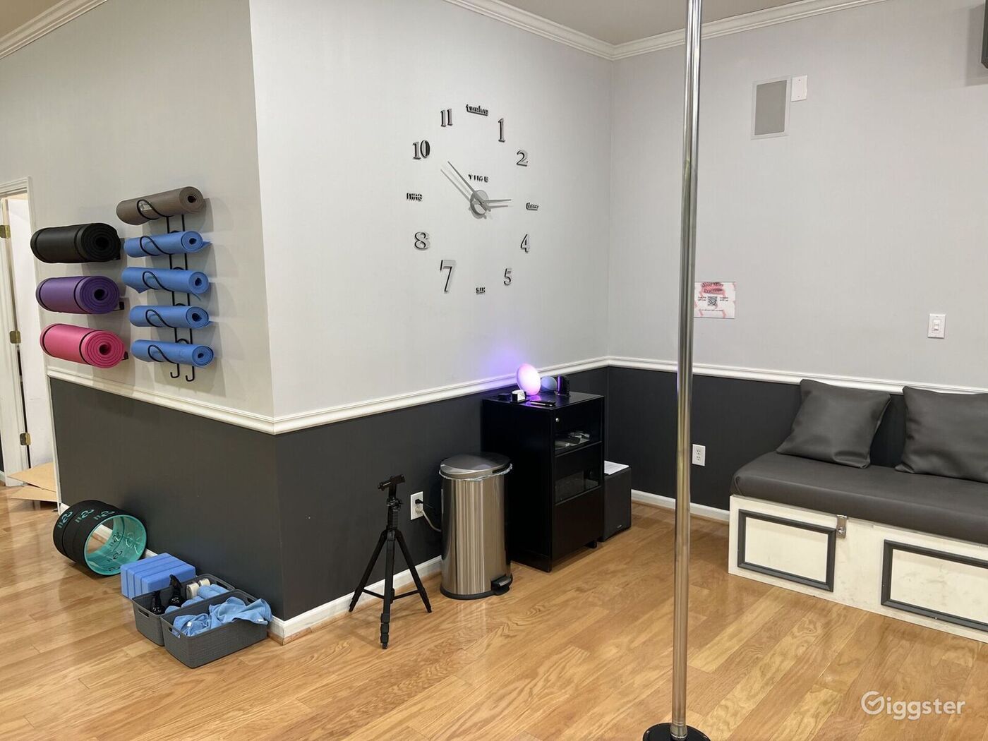 Private Secure Studio with Kitchen | Rent this location on Giggster