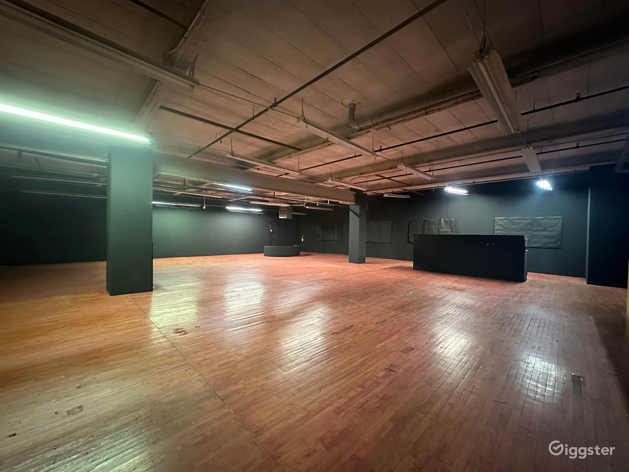 Espace Esc - 7500SF gallery & events wood floor | Rent this location on ...
