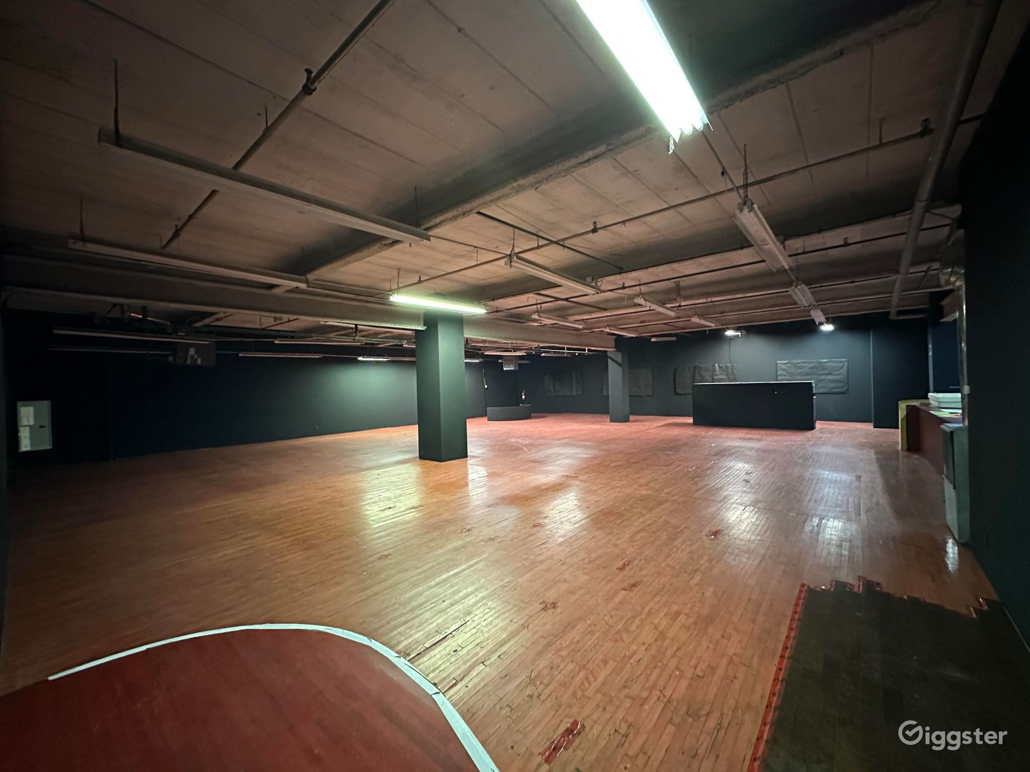 Espace Esc - 7500SF gallery & events wood floor | Rent this location on ...