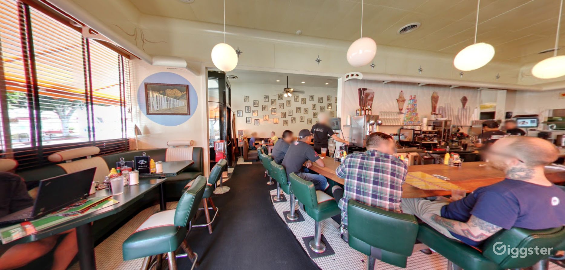 Unique Funky Retro Diner in Vermont Avenue | Rent this location on Giggster