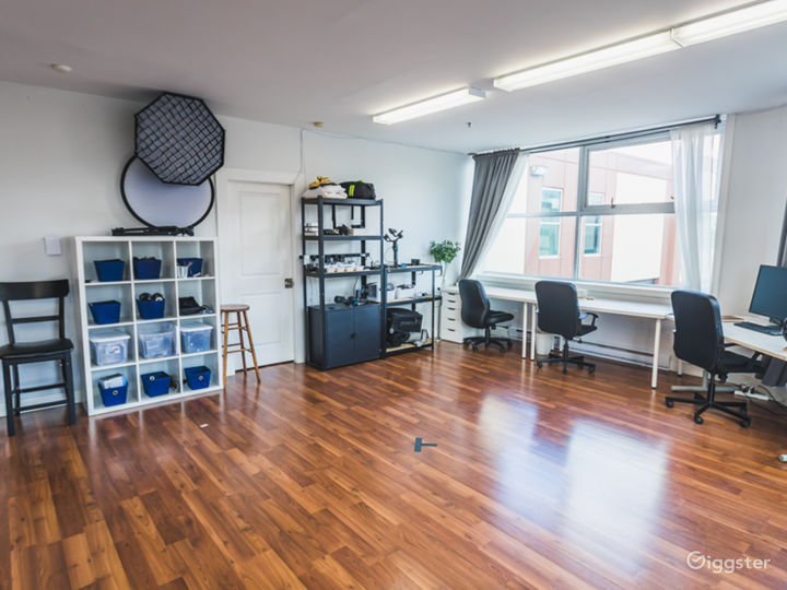 2nd Floor bright office-style loft Studio | Rent this location on Giggster