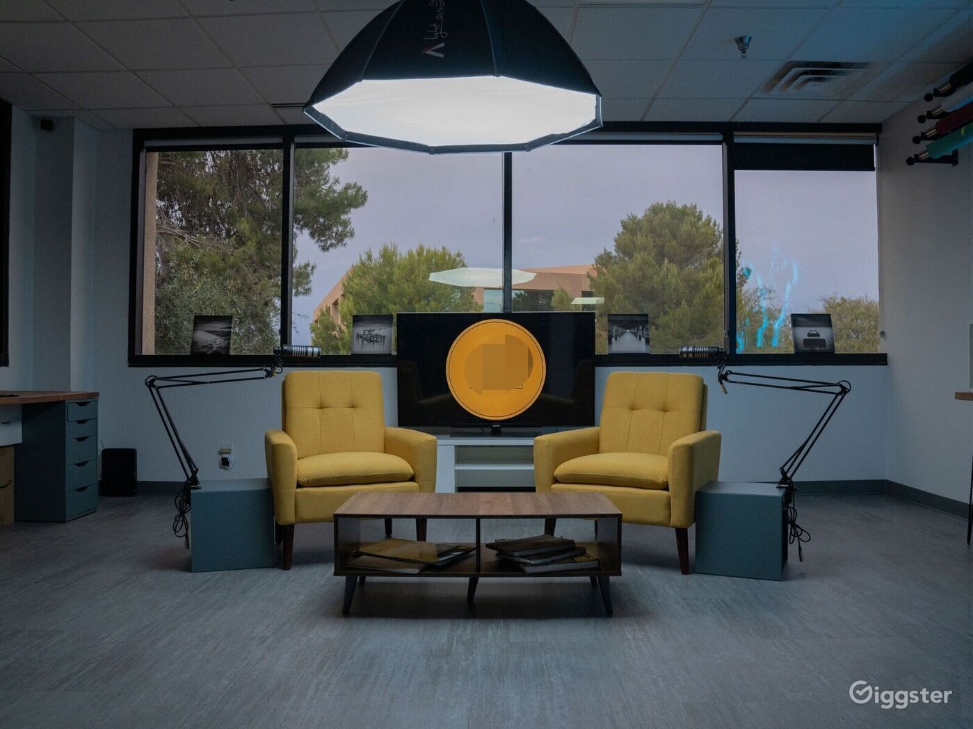 Scottsdale Modern Retro Podcast Recording Studio | Rent this location ...