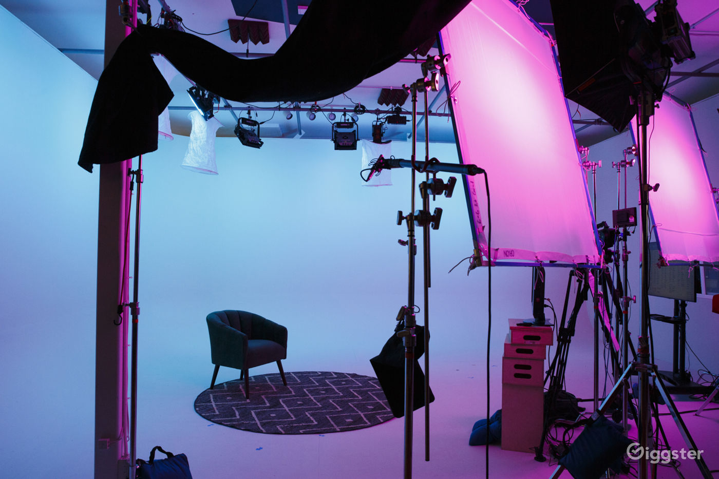 Flexible Film and Photography Studio in West Loop | Rent this location ...