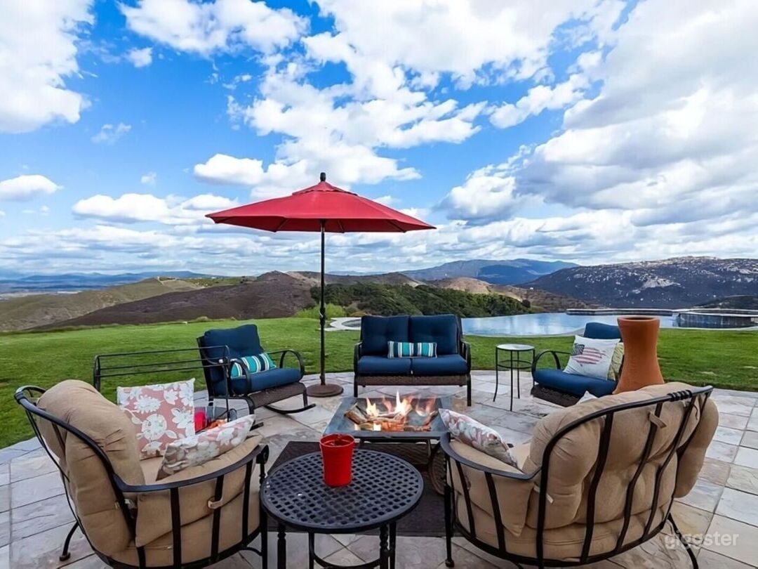 Hilltop Infinity Haven Backyard | Rent this location on Giggster