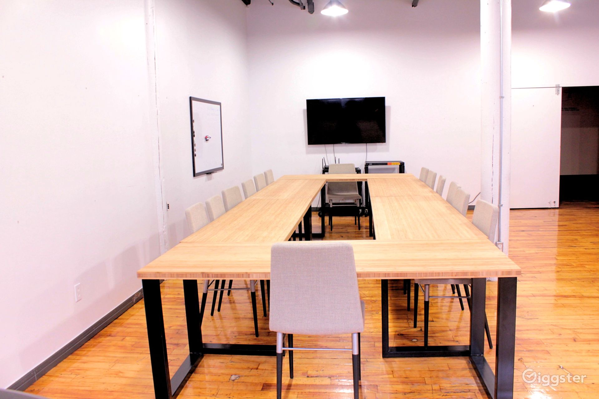 The BEST Conference Room spaces for rent near me | Giggster