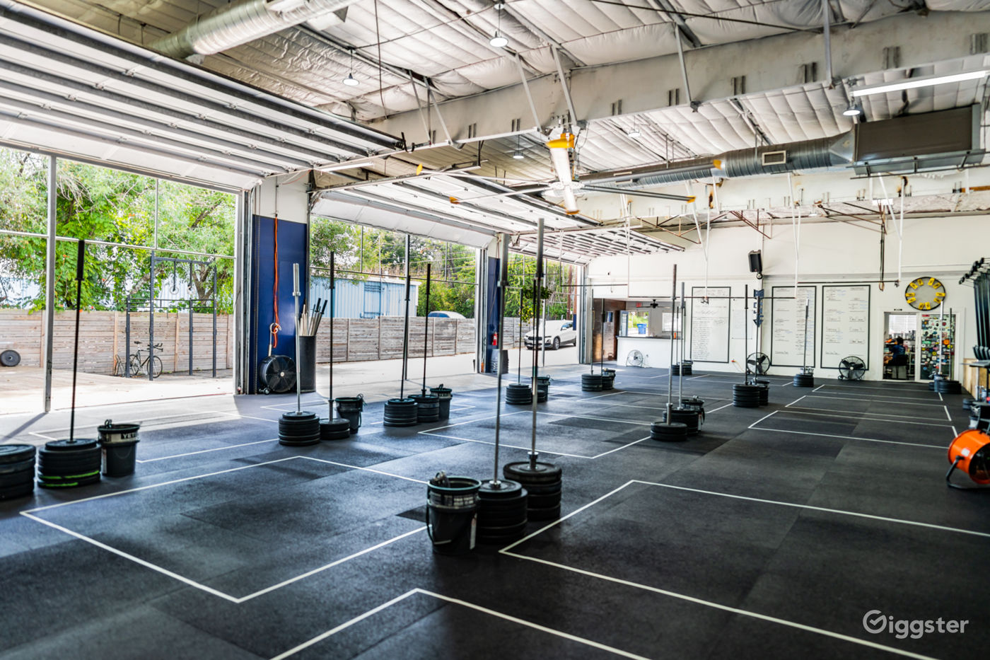 CrossFit Industrial Space - Raw & Open | Rent this location on Giggster