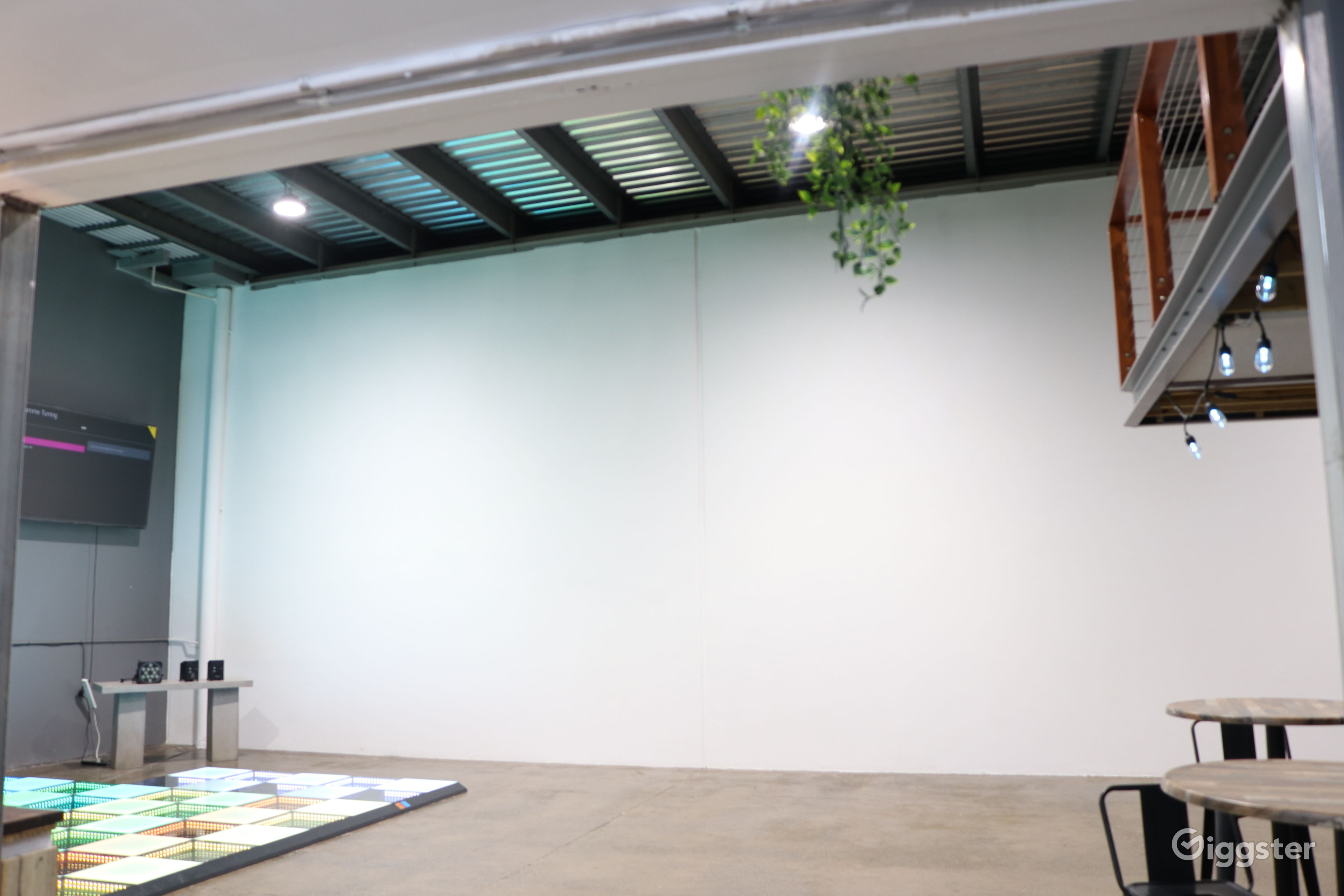 Warehouse - Studio space in Rocklea BRISBANE | Rent this location on Giggster