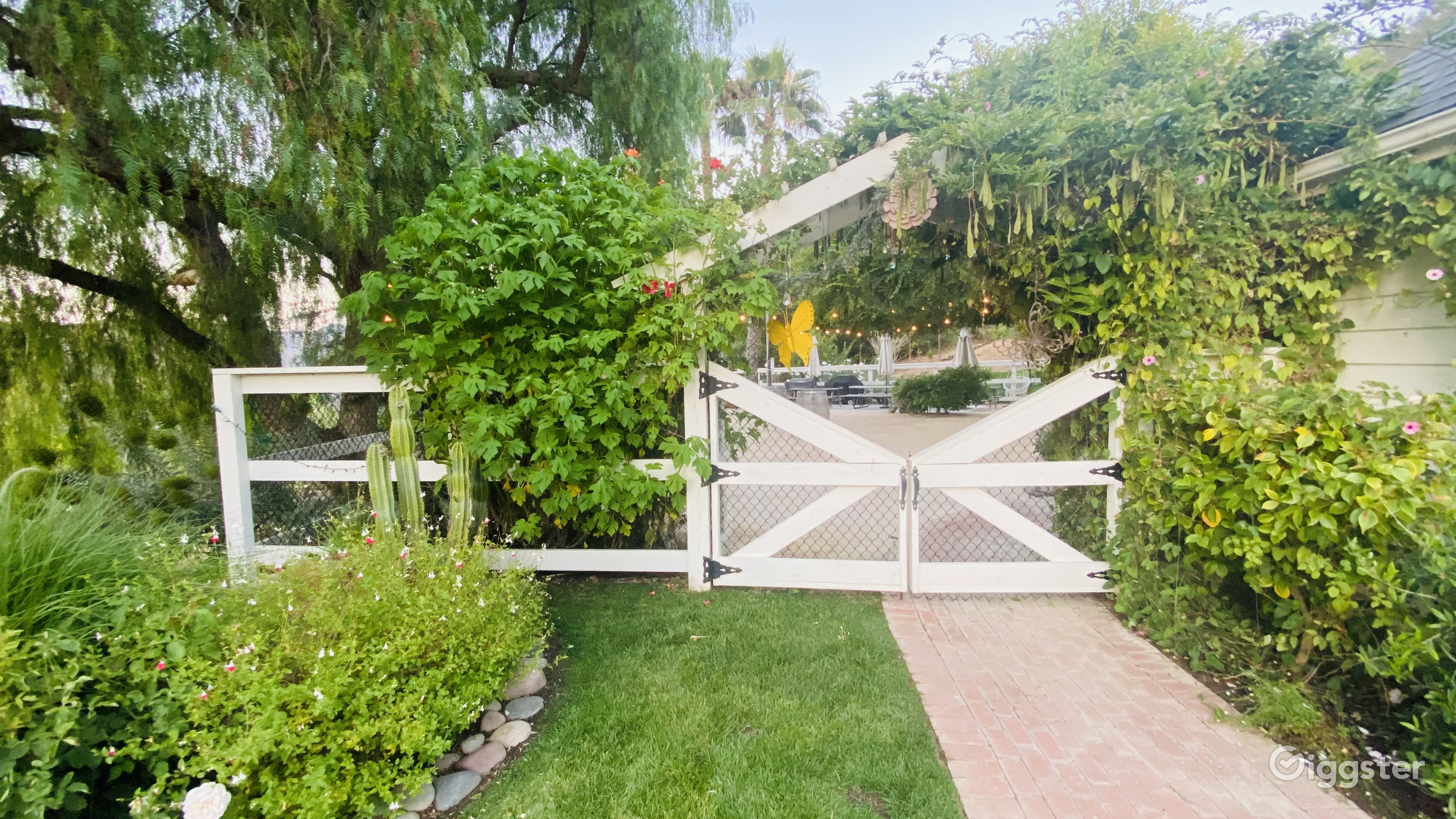 Designer Country Farmhouse on 2+ Lush Acres | Rent this location on ...