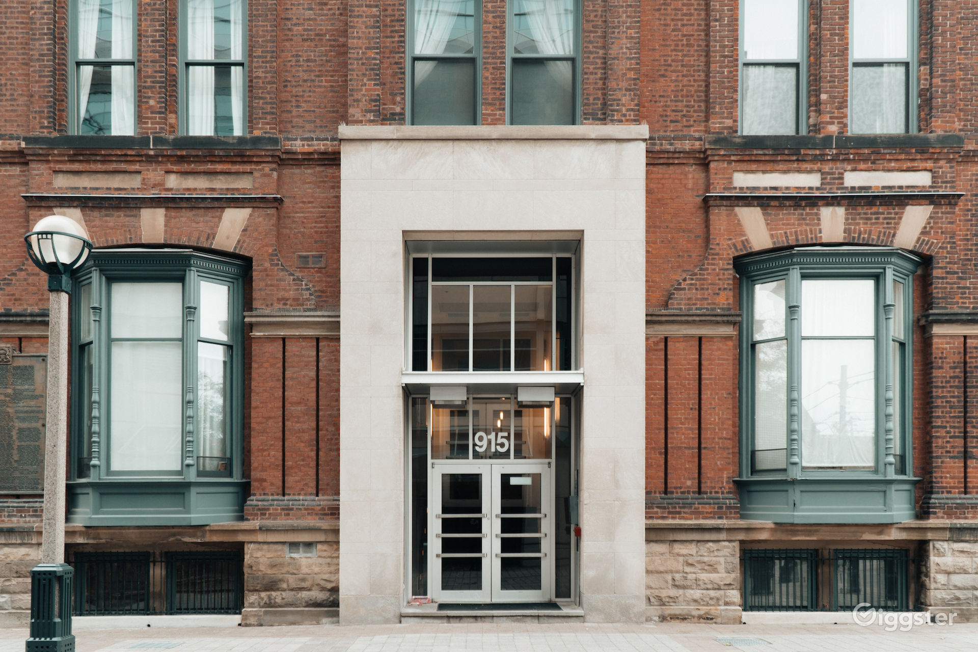 @TorontoShutterbugs: Hard Downtown Toronto Loft | Rent this location on ...