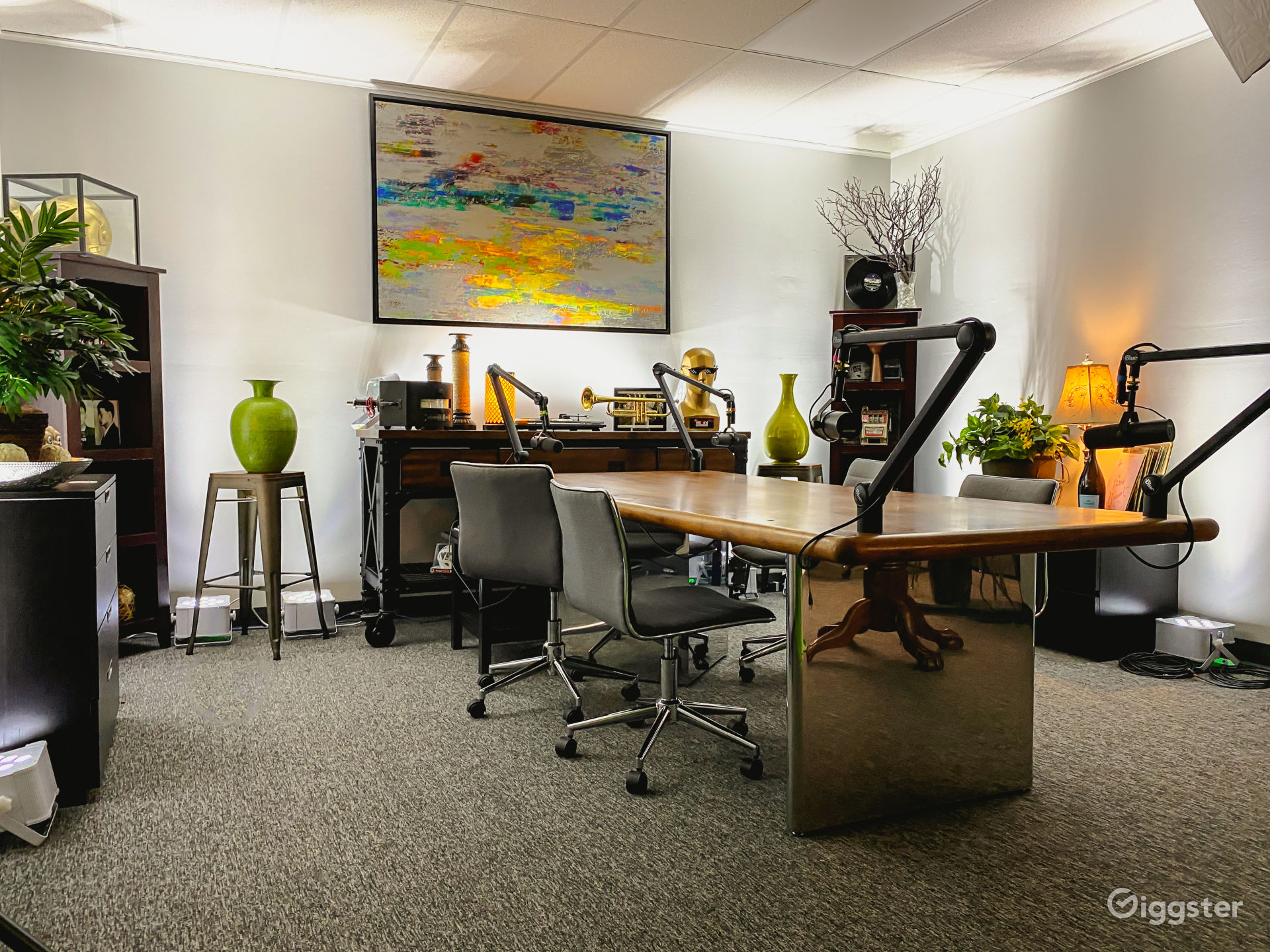 Podcast Studio - Fully Equipped | Rent this location on Giggster