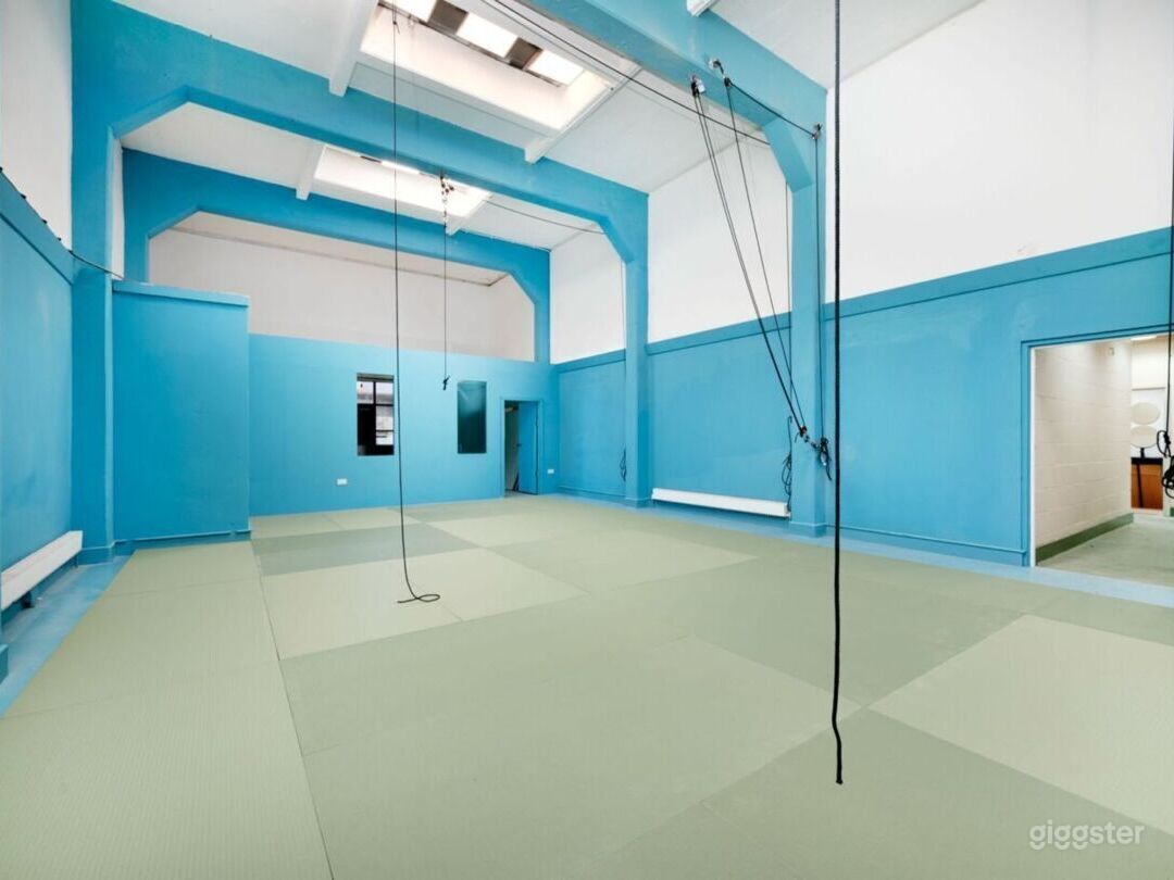 Bright Aerial Studio Space | Rent this location on Giggster