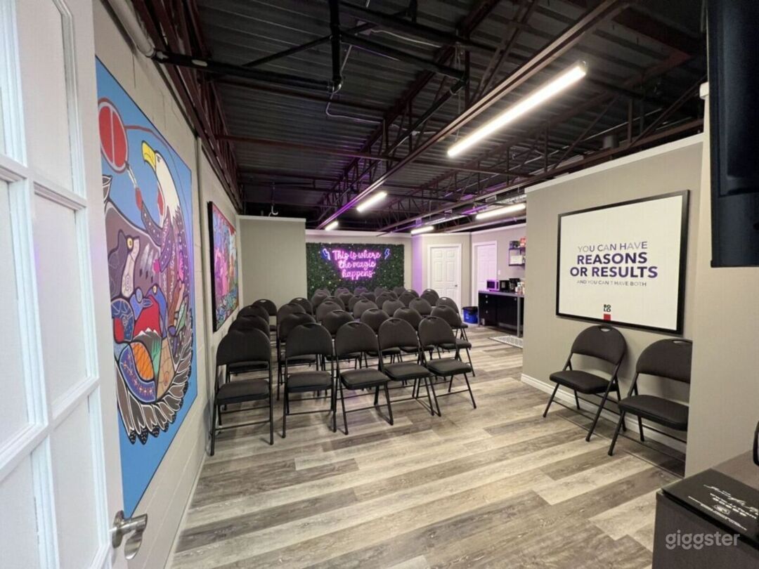 Luxe 50-seat space + Instagrammable wall! | Rent this location on Giggster