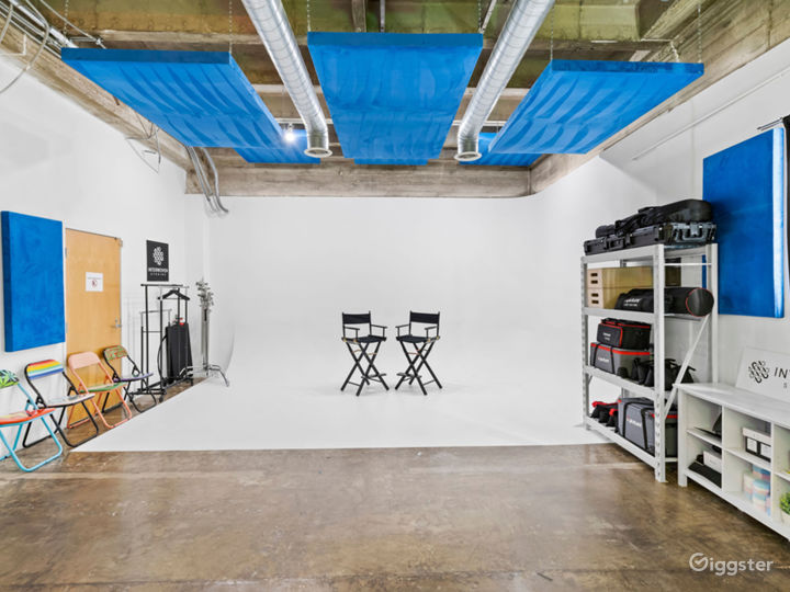 MODERN PHOTO/VIDEO STUDIO | CYCLORAMA & SEAMLESS | Rent this location ...