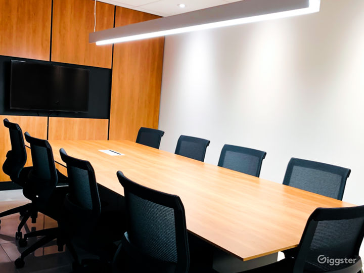 Multifunctional Bright Meeting Room | Rent this location on Giggster