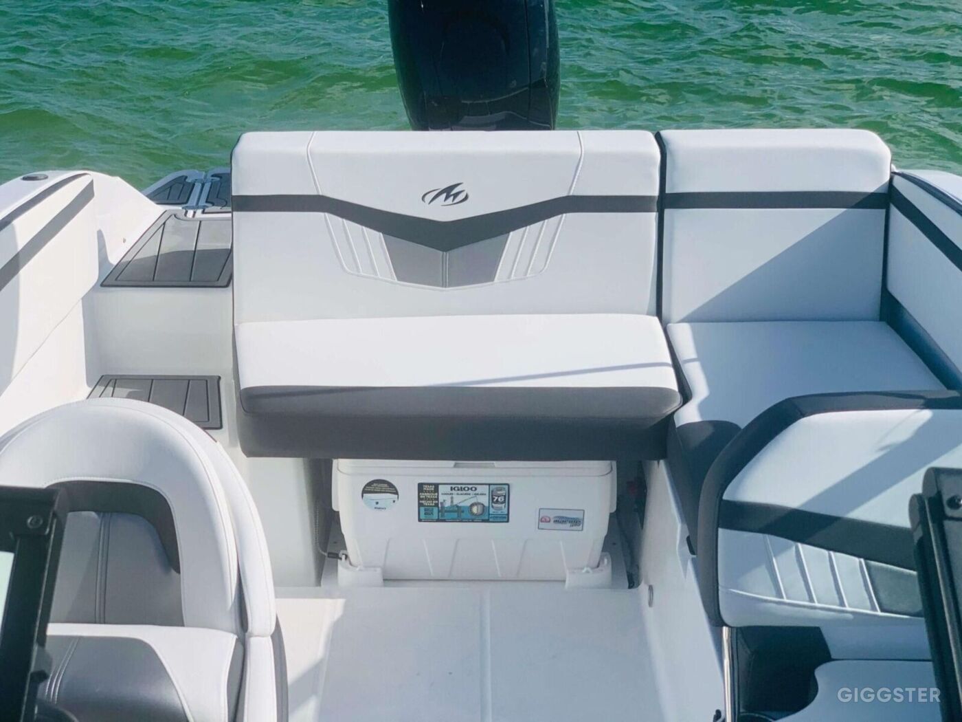 22-ft Boat - The Monterey M205 | Rent this location on Giggster