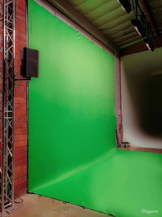 Studio 4 - GREEN SCREEN STUDIO, CYCLORAMA SOUNDSTAGE | Rent this ...