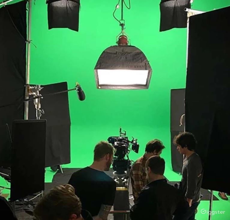Studio 4 - GREEN SCREEN STUDIO, CYCLORAMA SOUNDSTAGE | Rent this ...