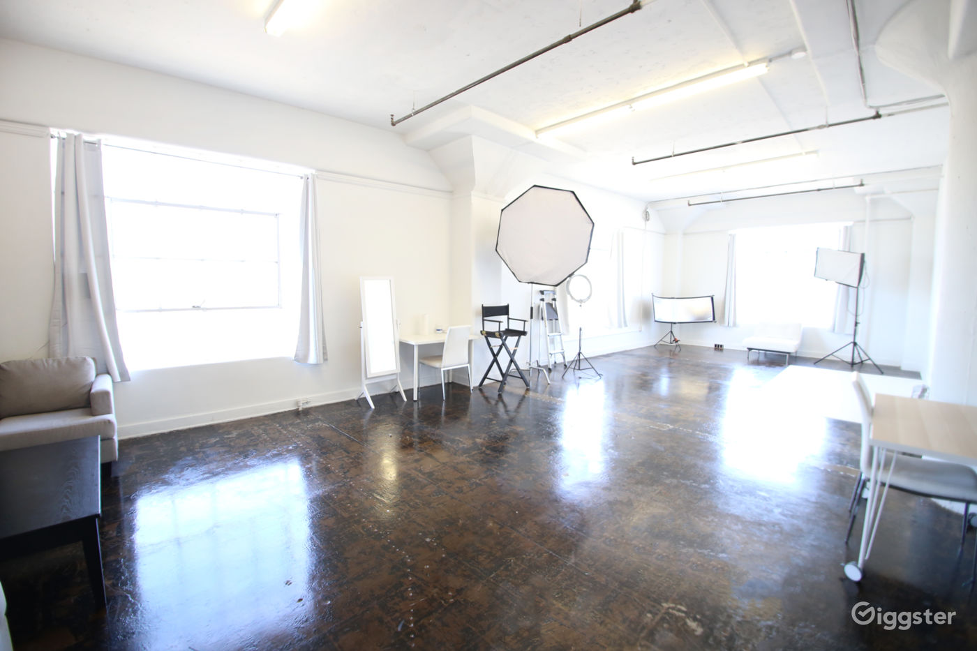 Beautiful Spacious Studio With Multiple Backdrops | Rent this location ...