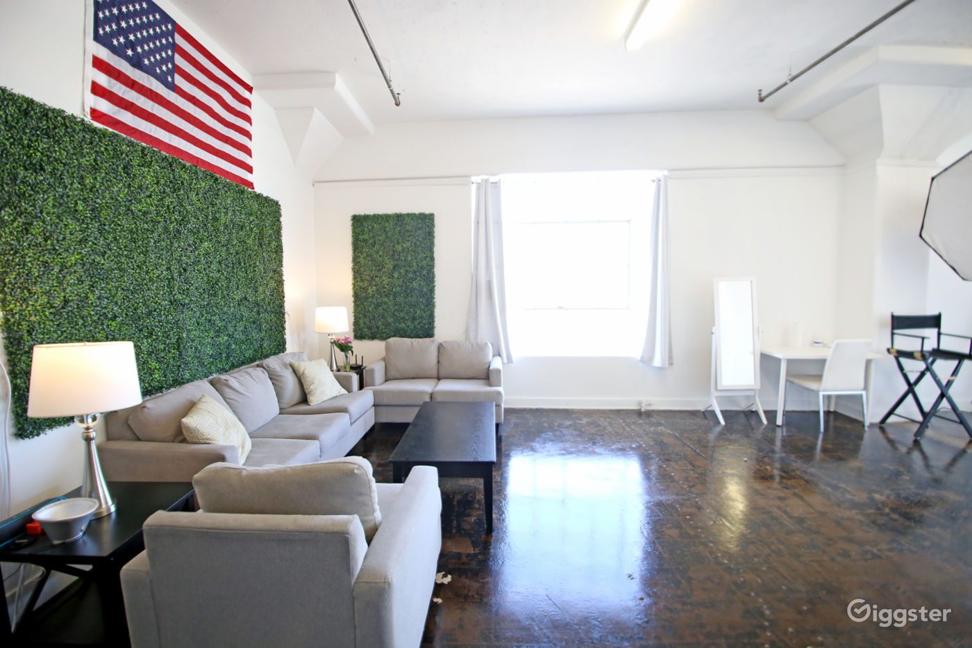 Beautiful Spacious Studio With Multiple Backdrops | Rent this location ...