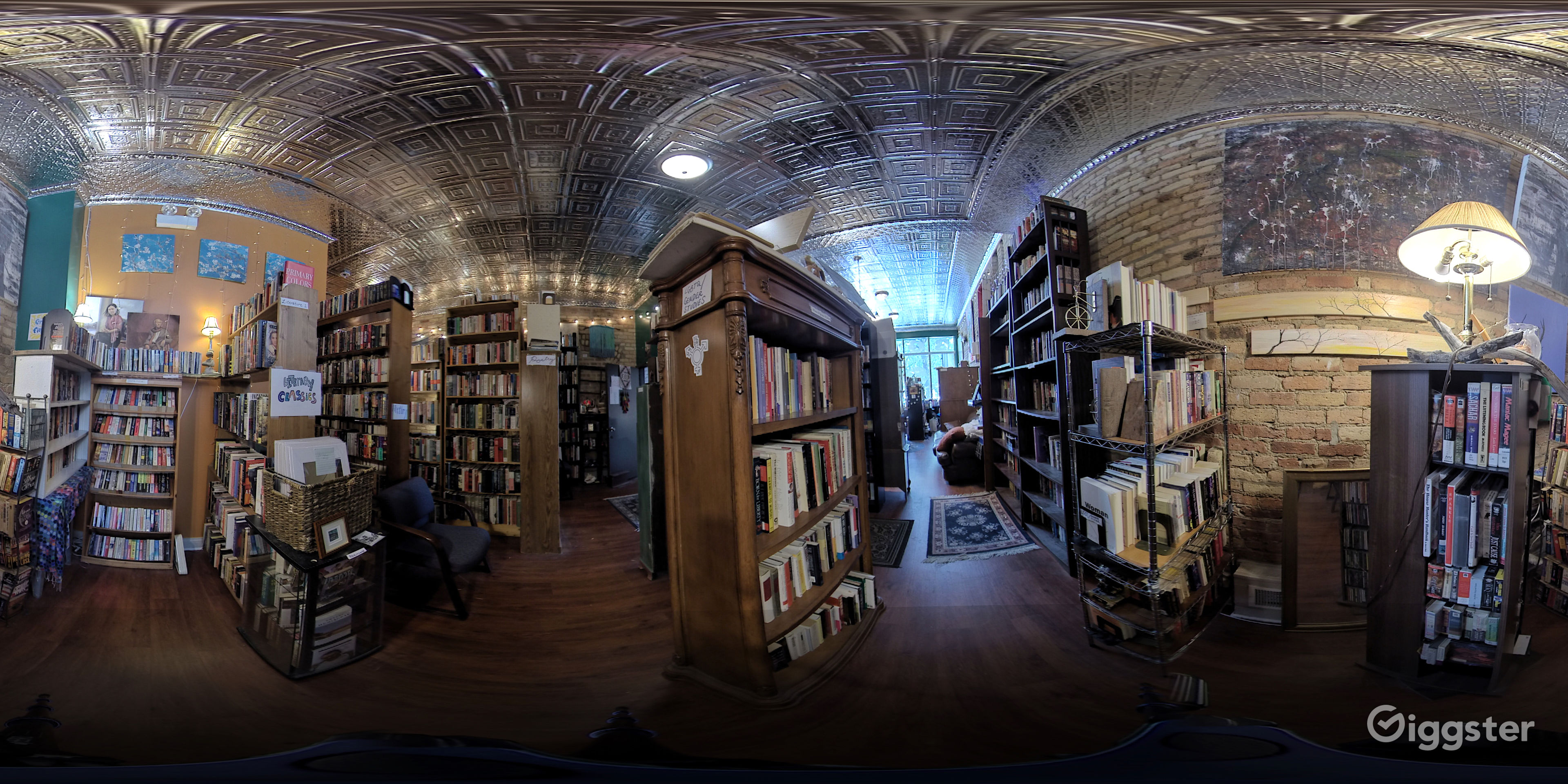 Cozy and Eclectic Bookstore in Chicago | Rent this location on Giggster