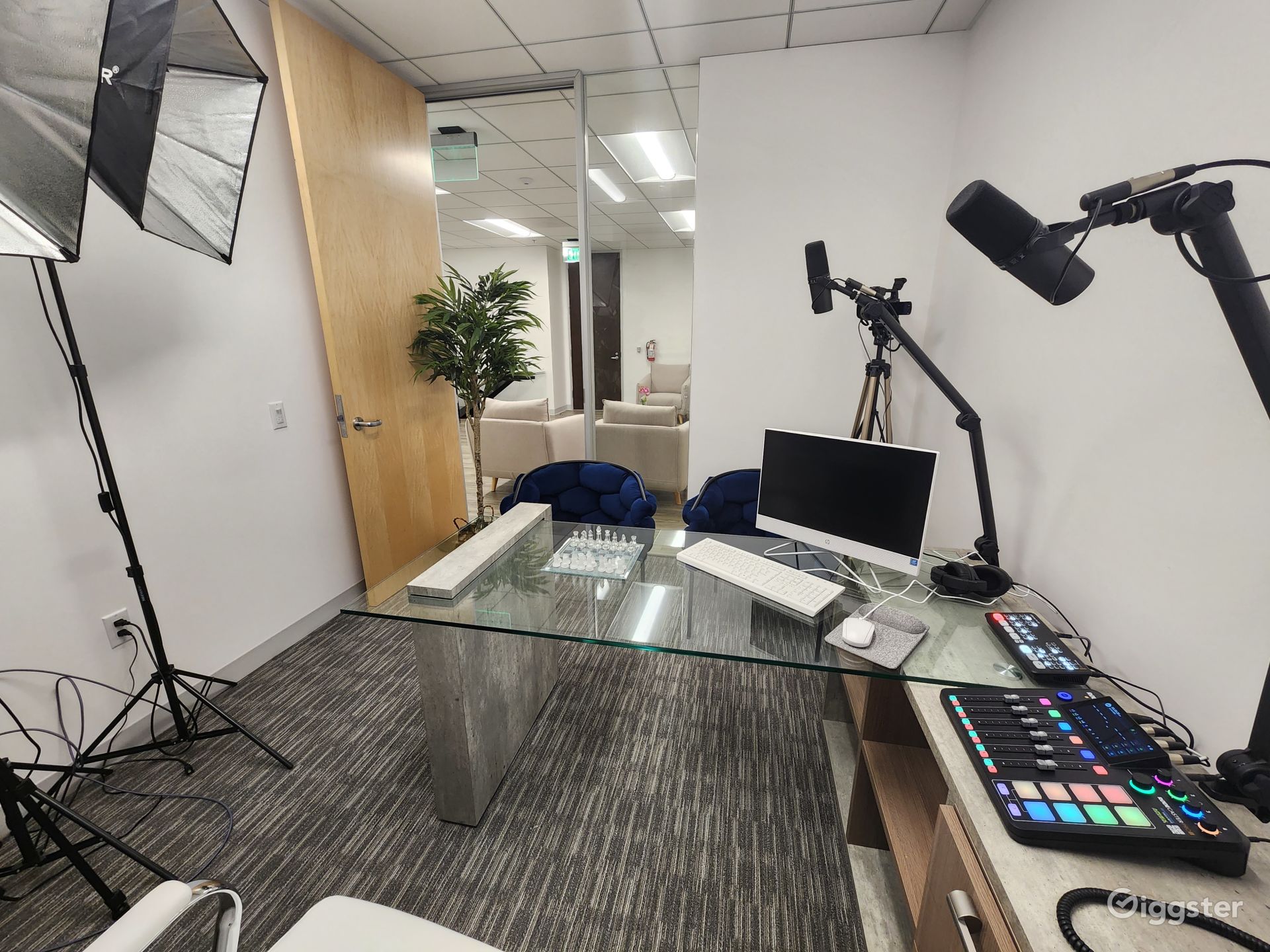 Luxury Podcast Studio in Beverly Hills | Rent this location on Giggster