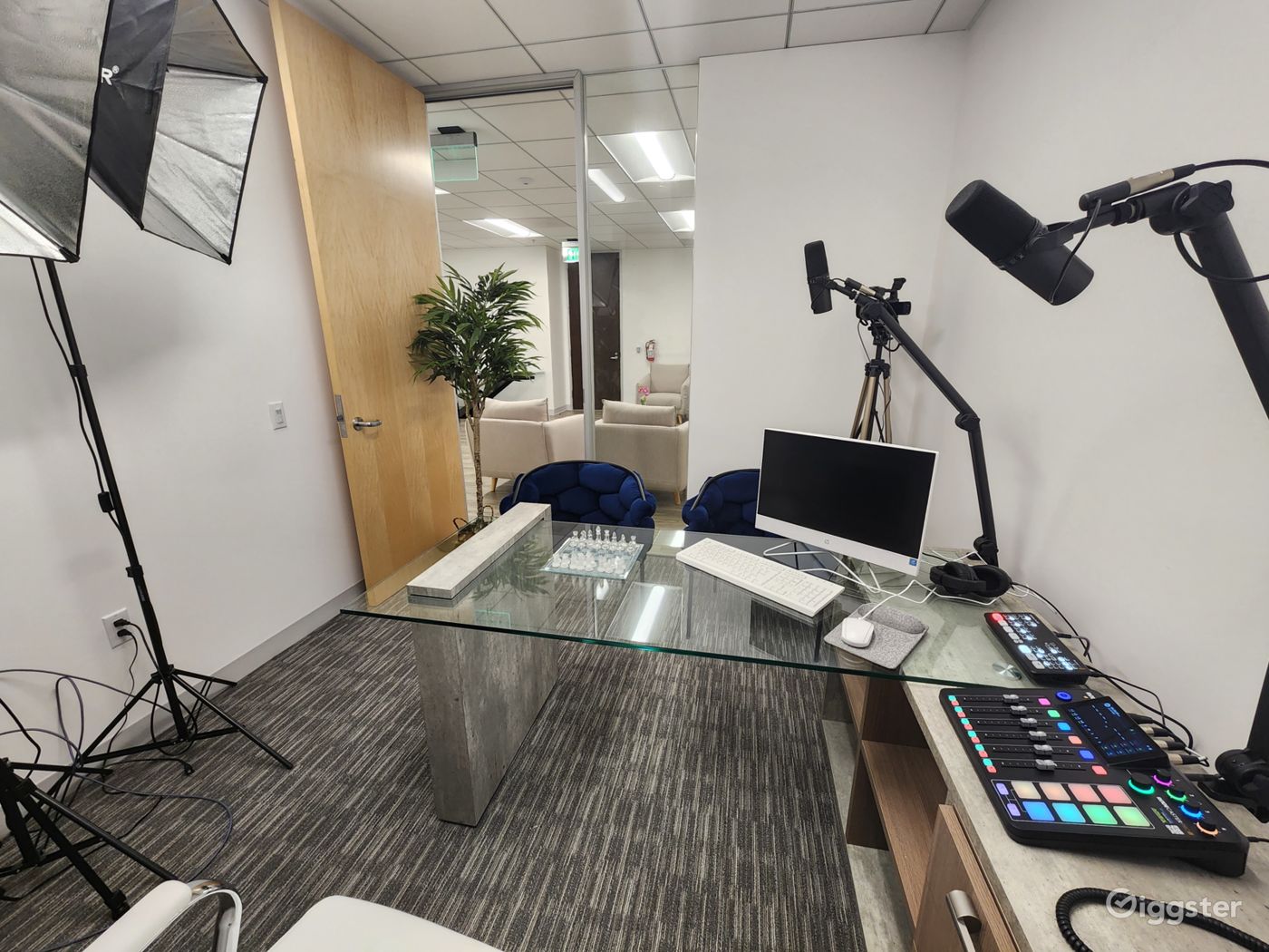 Luxury Podcast Studio in Beverly Hills | Rent this location on Giggster