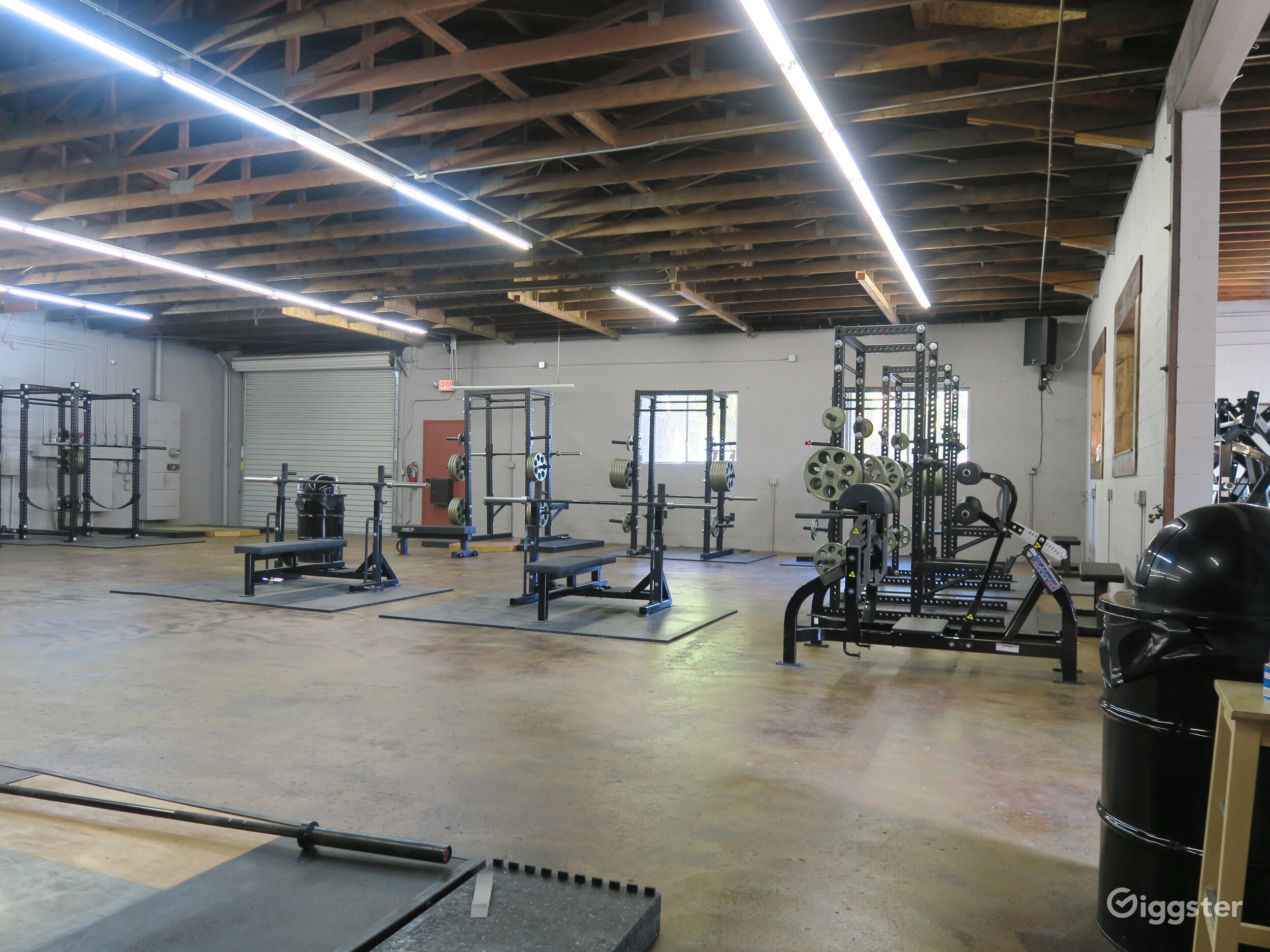 Well-Equipped Barbell GYM | Rent this location on Giggster