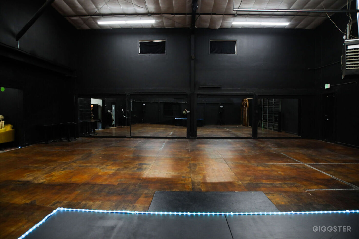 An Alternative Customizable Warehouse Venue | Rent this location on ...