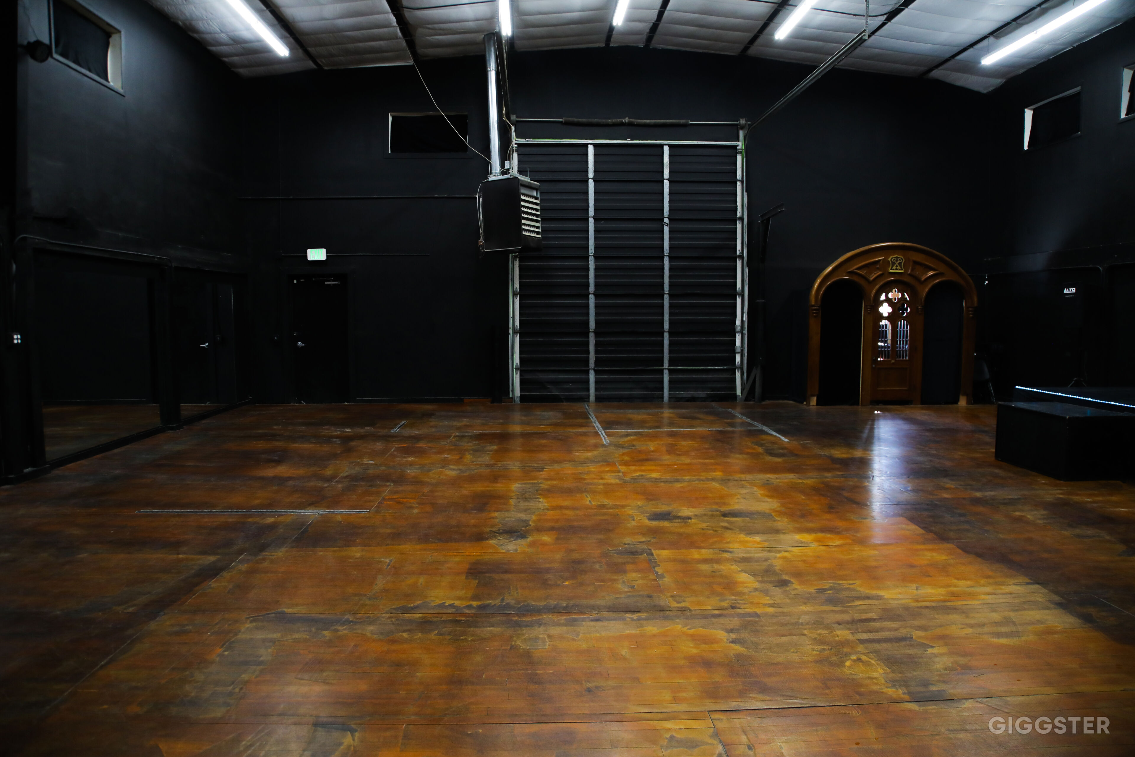 An Alternative Customizable Warehouse Venue | Rent this location on ...