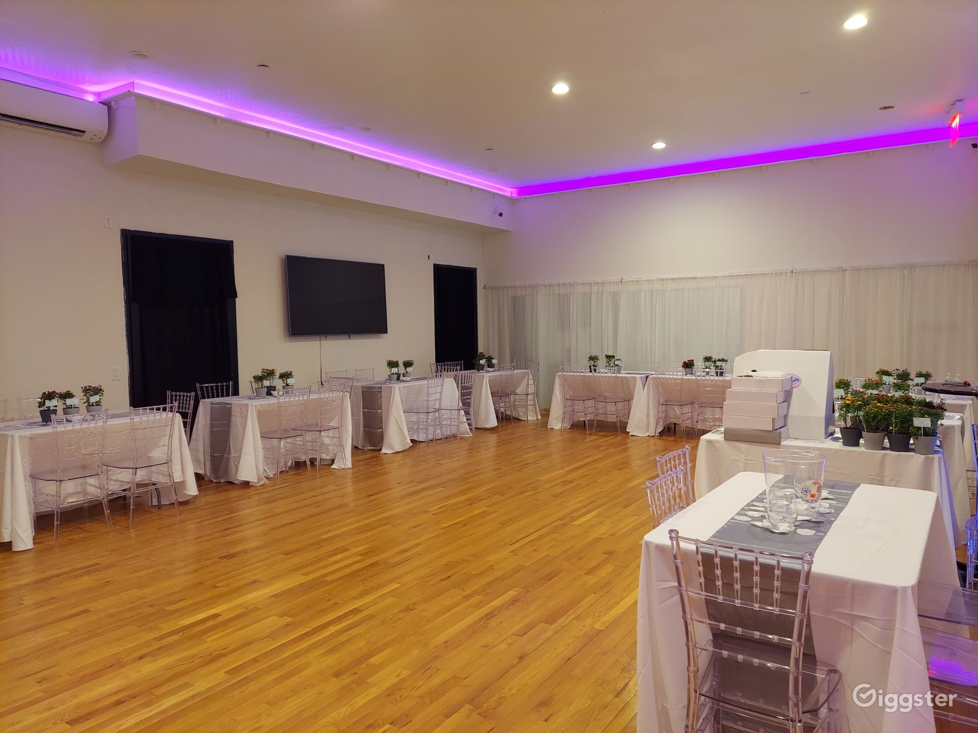 Ground floor at the edge of Williamsburg | Rent this location on Giggster