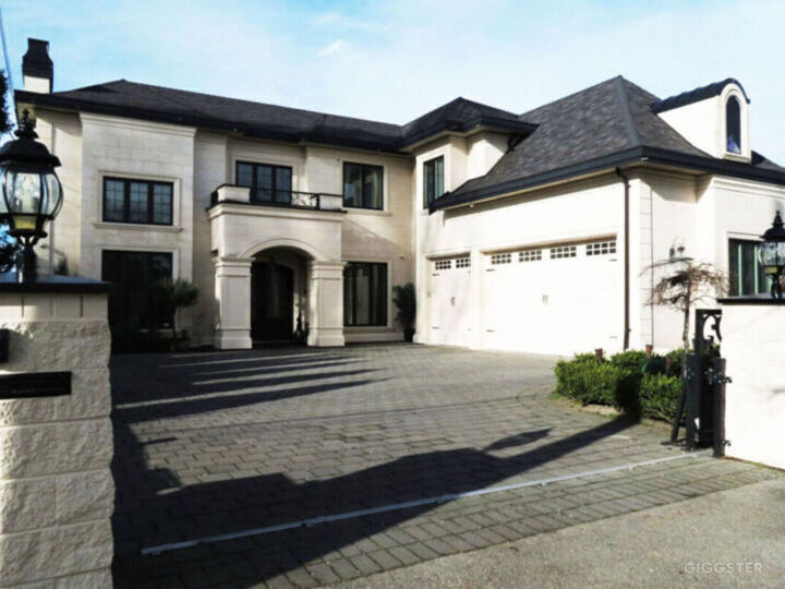 A Modern/Classic Mini Mansion | Rent this location on Giggster