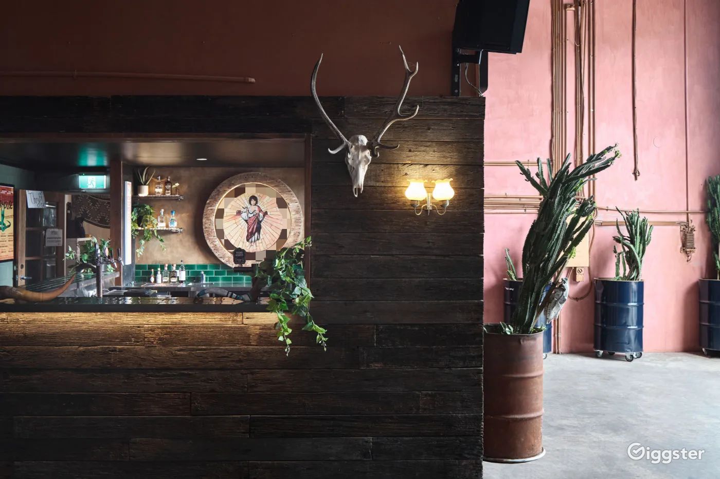 Psychedelic Californian Desert Warehouse | Rent this location on Giggster