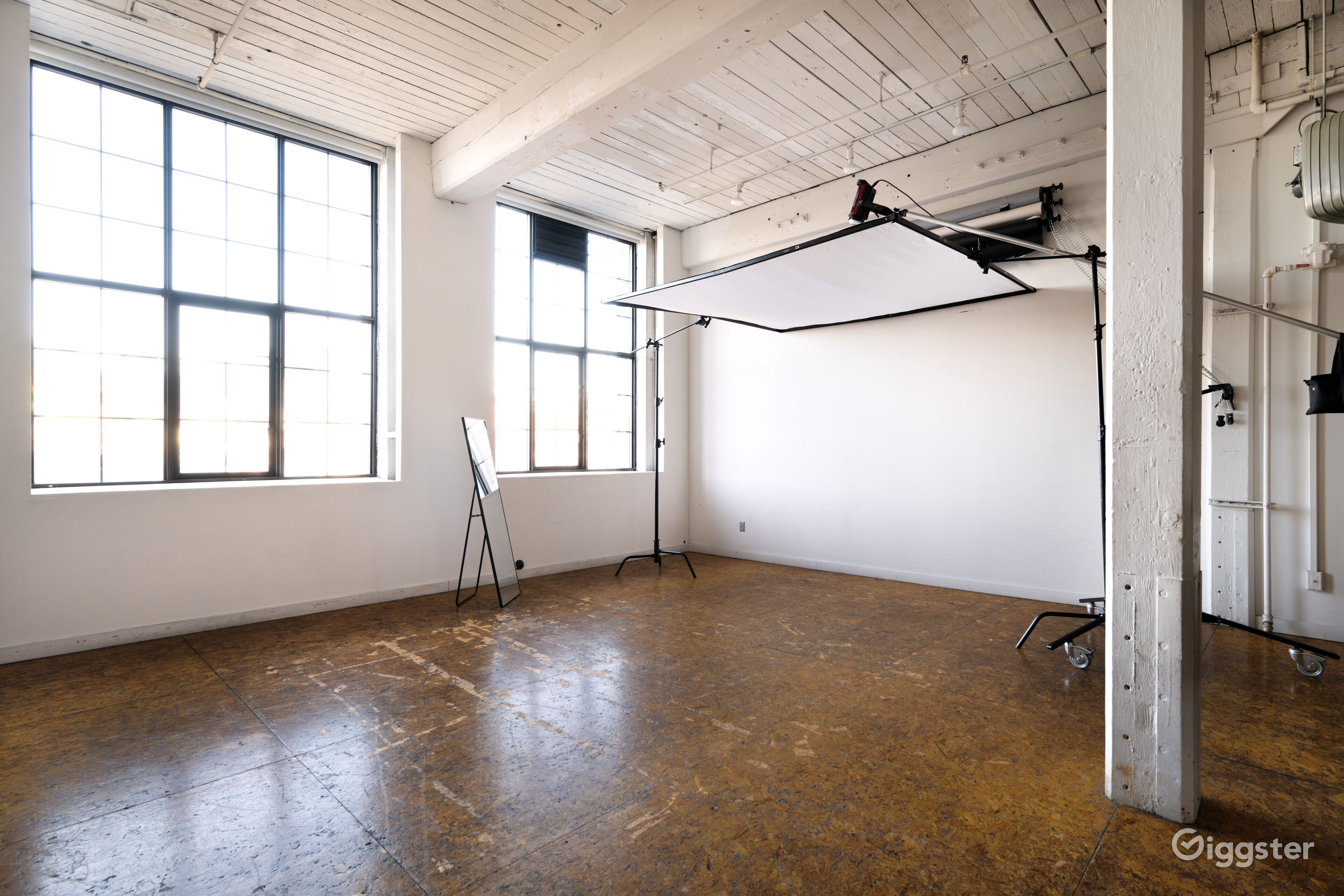Designer Inspired Content Creation Studio | Rent this location on Giggster