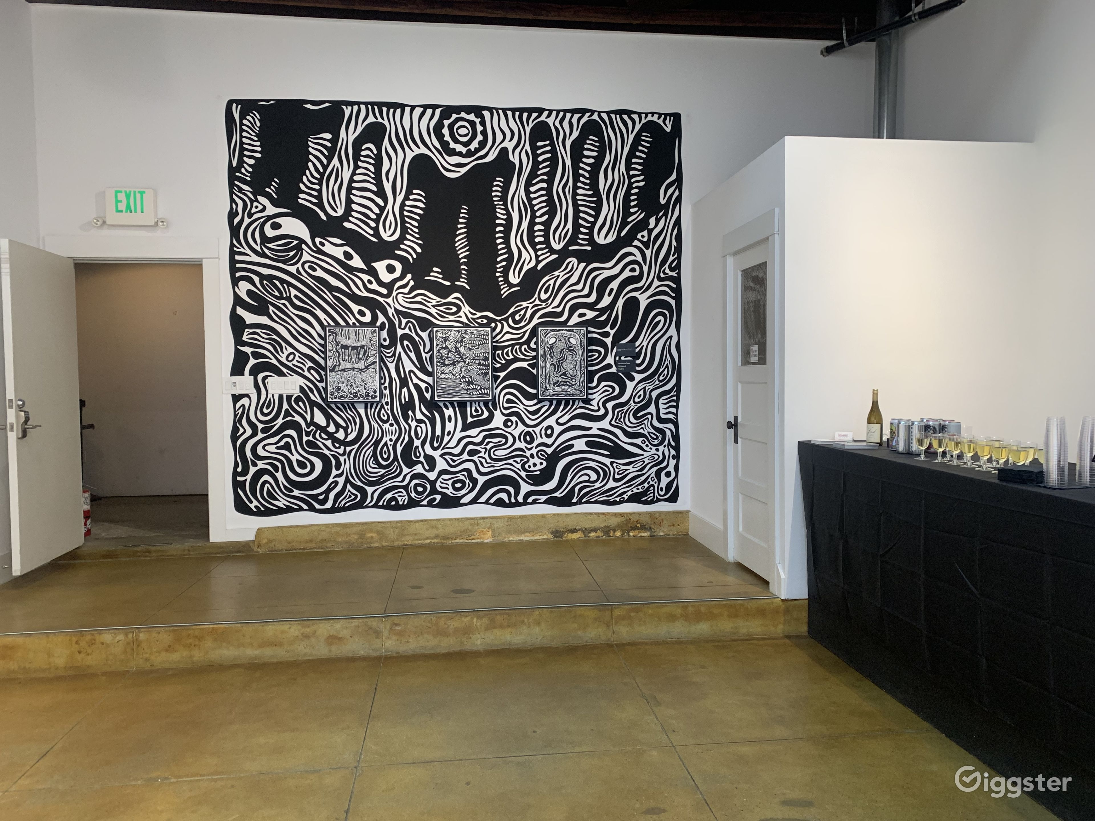 Beautiful Pop-up Gallery or Retail Event Space | Rent this location on ...