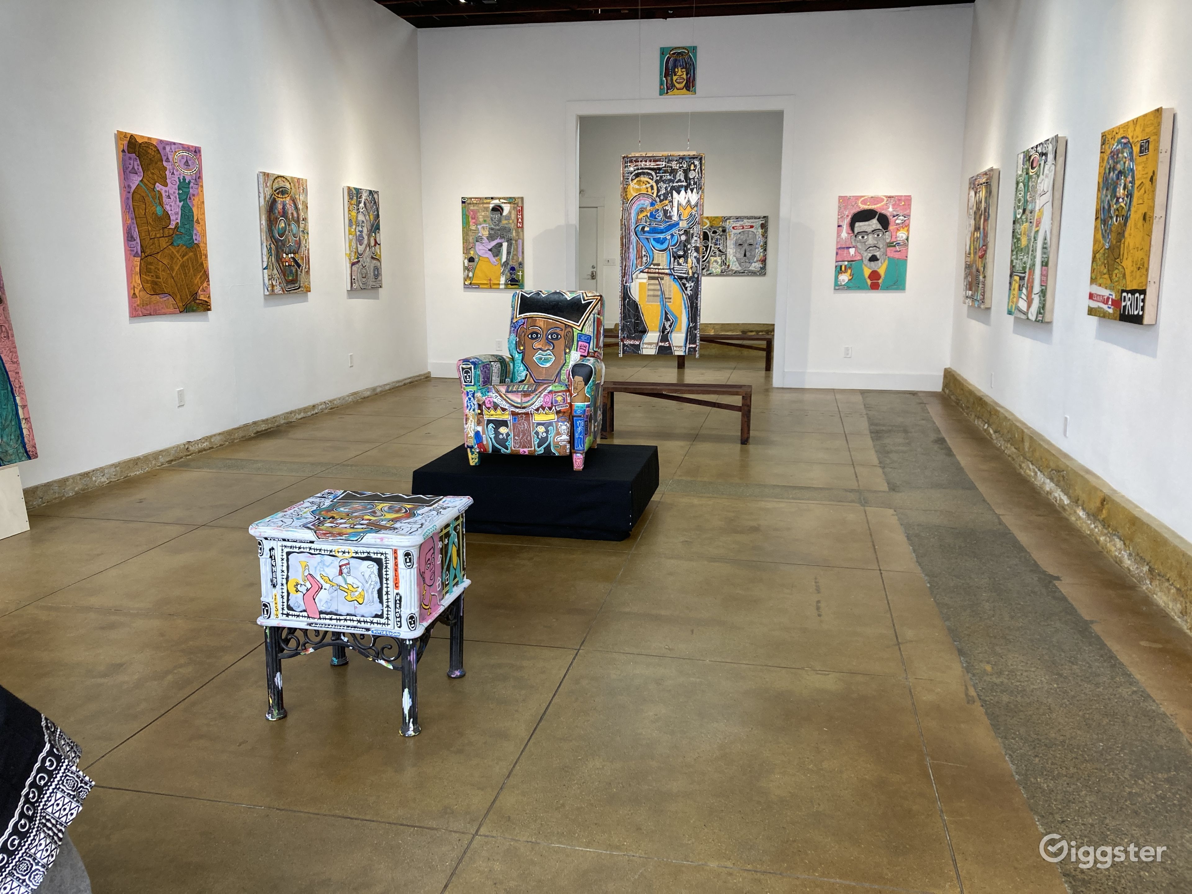 Beautiful Pop-up Gallery or Retail Event Space | Rent this location on ...