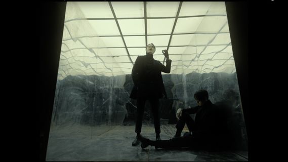 Mirror Box Set | Rent this location on Giggster