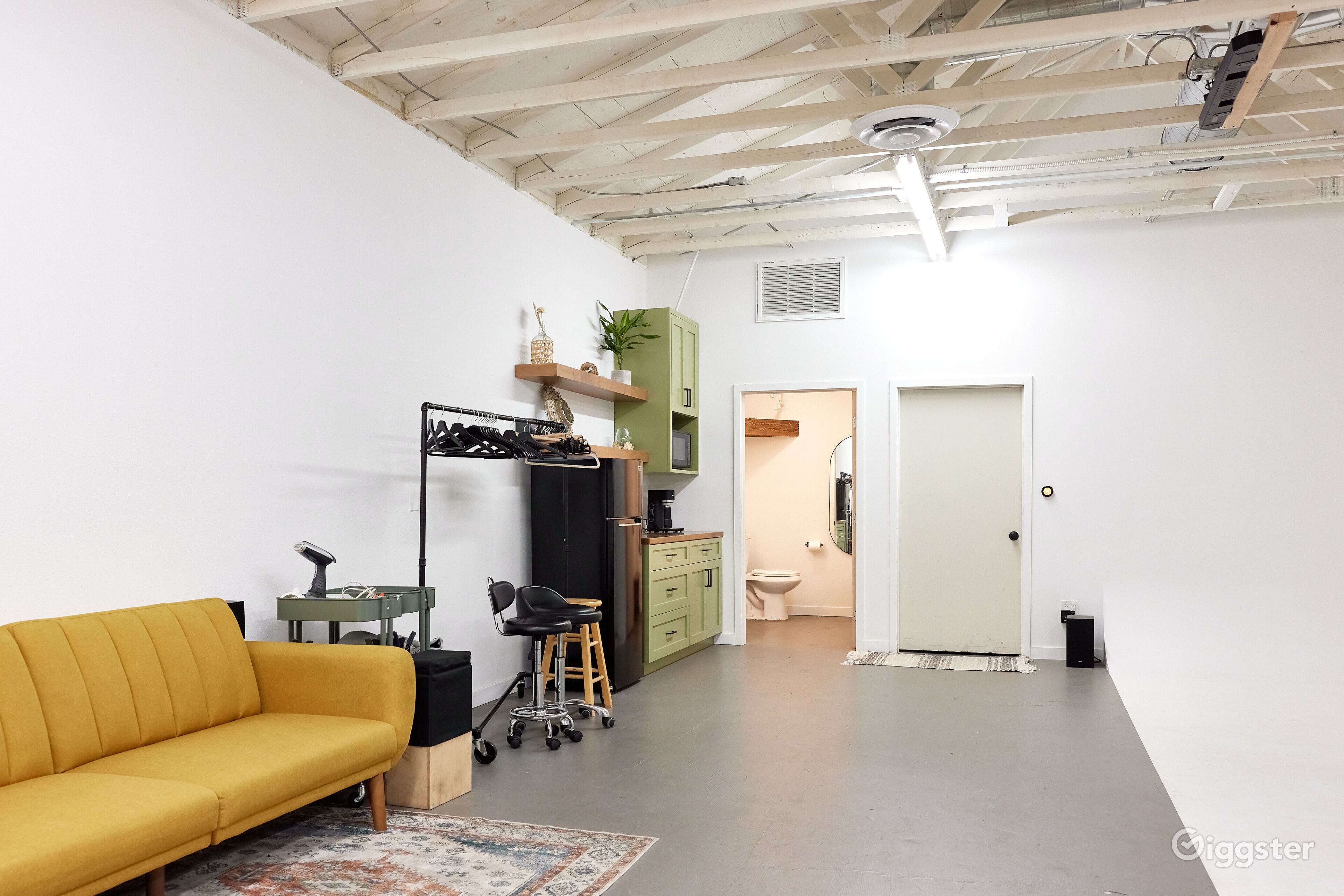 Industrial Cyc wall studio | Rent this location on Giggster