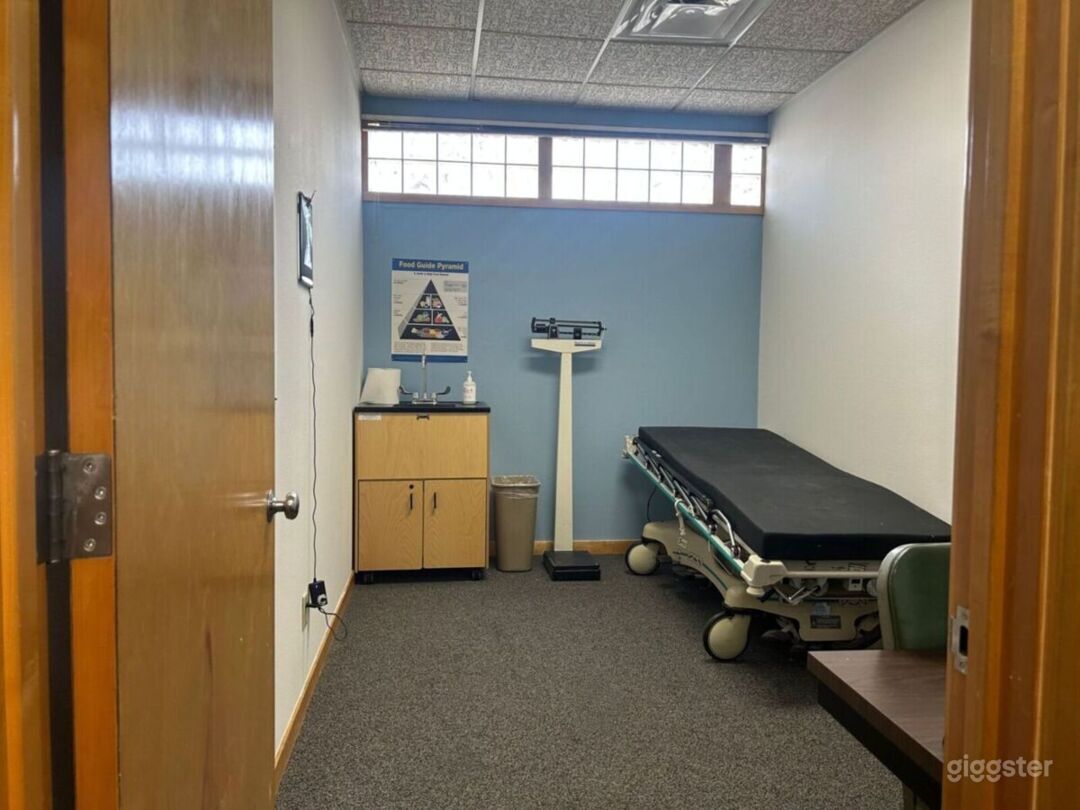 Retro 90s Doctor's Offices & Vintage Waiting Room | Rent this location ...