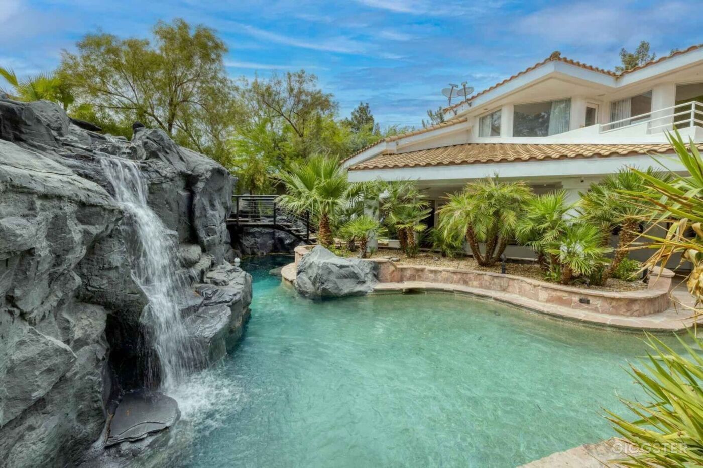 Cascade Pool Palace in Vegas | Rent this location on Giggster