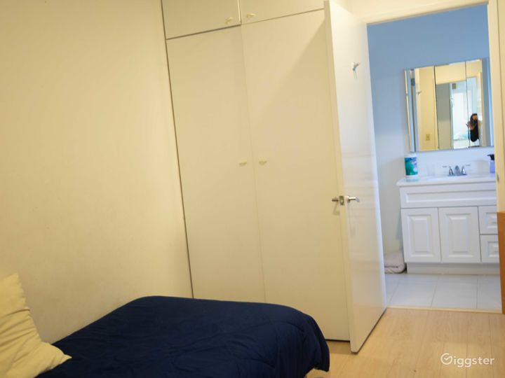 Beautiful Light Mansion in Beverly Hills | Rent this location on Giggster