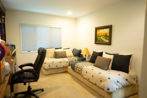 Beautiful Light Mansion in Beverly Hills | Rent this location on Giggster