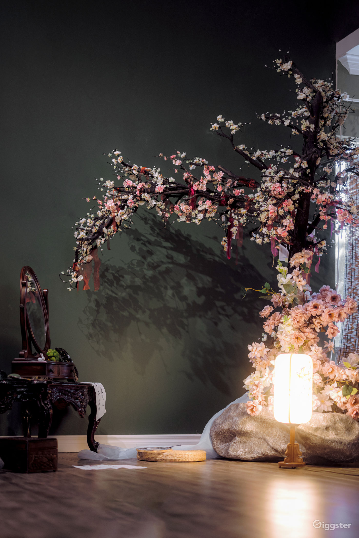 Traditional Chinese Style Photo Studio | Rent this location on Giggster