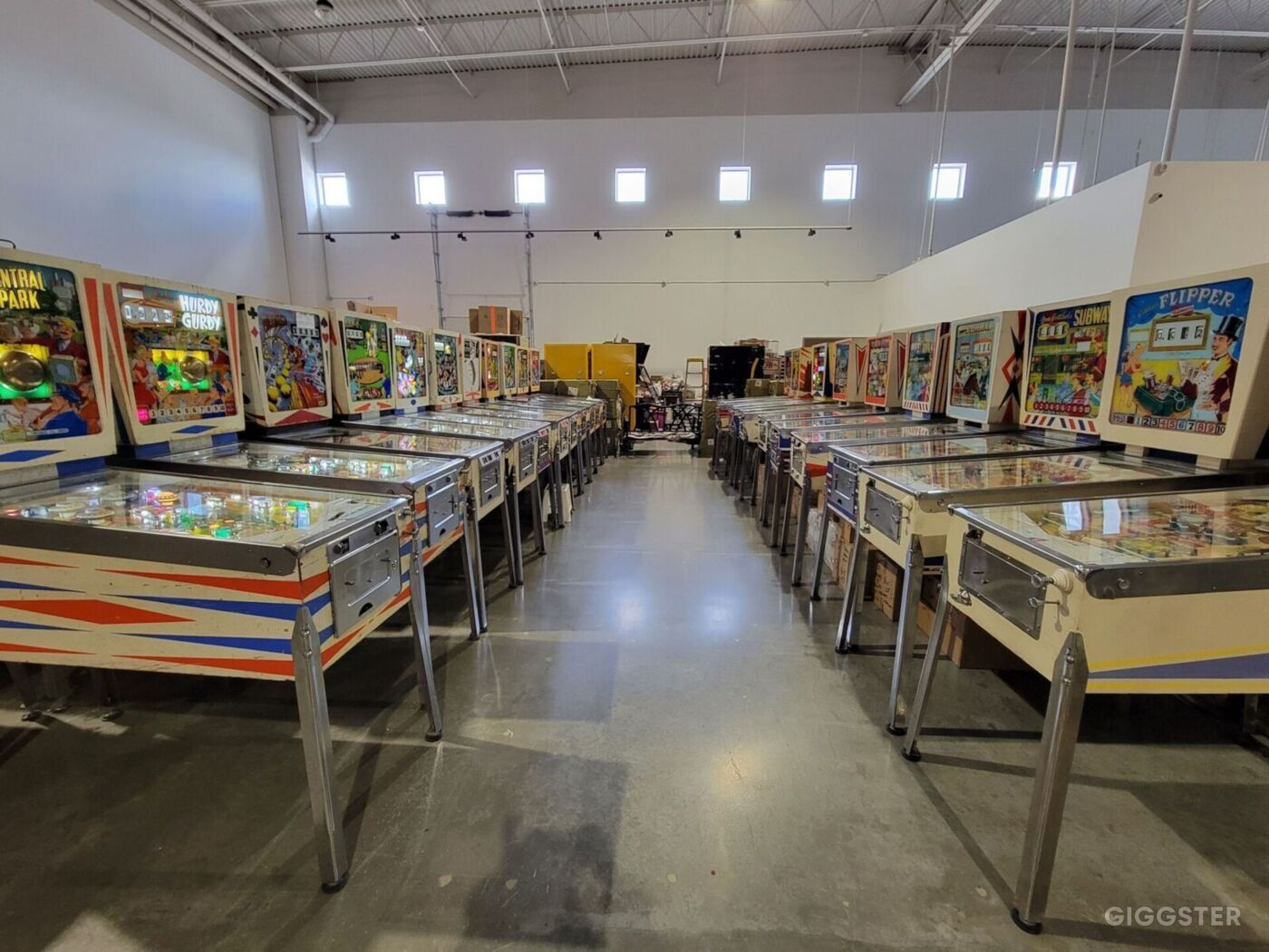 25,000 sq ft New Pinball Arcade Facility | Rent this location on Giggster